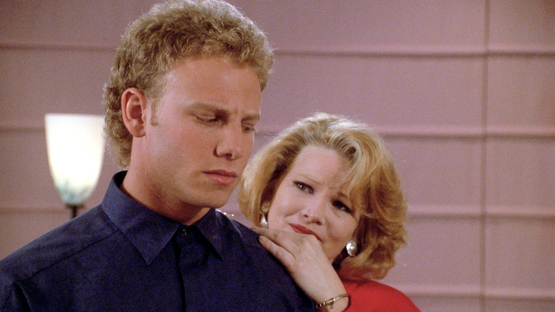 Watch Beverly Hills, 90210 Season 2 Episode 17: Beverly Hills, 90210 - Chuckie's Back - Paramount+