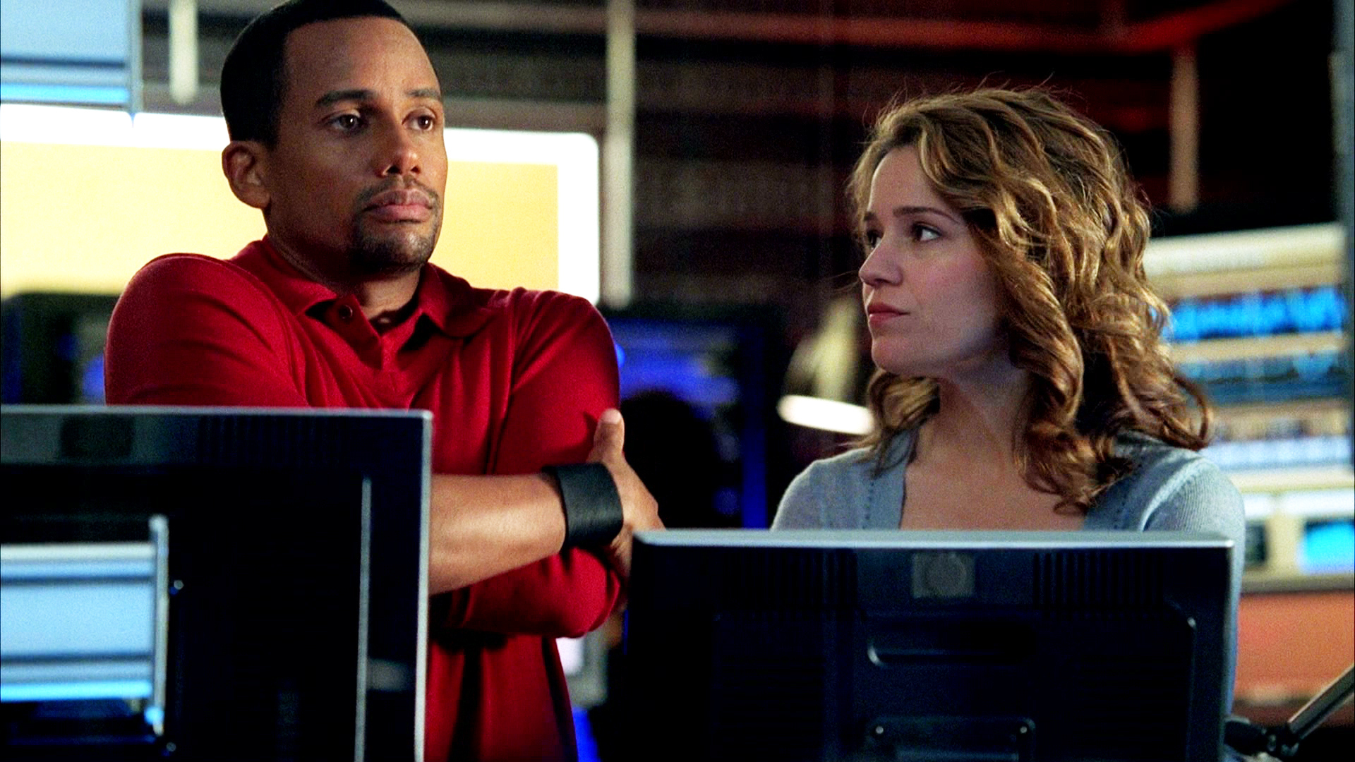 Watch CSI: NY Season 2 Episode 23: Heroes - Paramount+