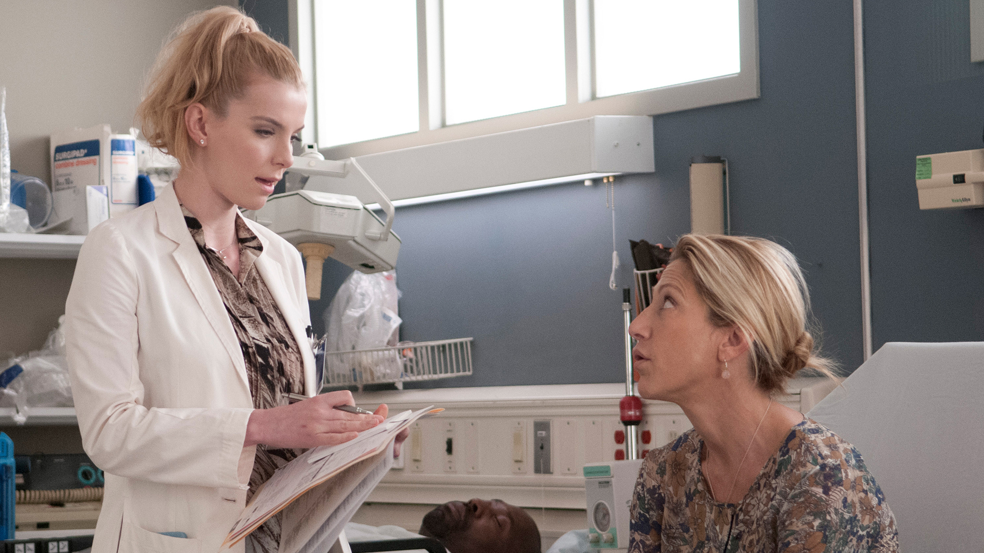 Watch Nurse Jackie Season 5 Episode 3: Smile - Paramount+ Australia