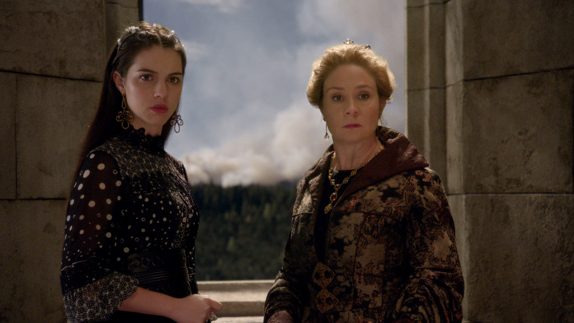 Watch Reign: Reign -The Plague - Full Show on Paramount+ Canada