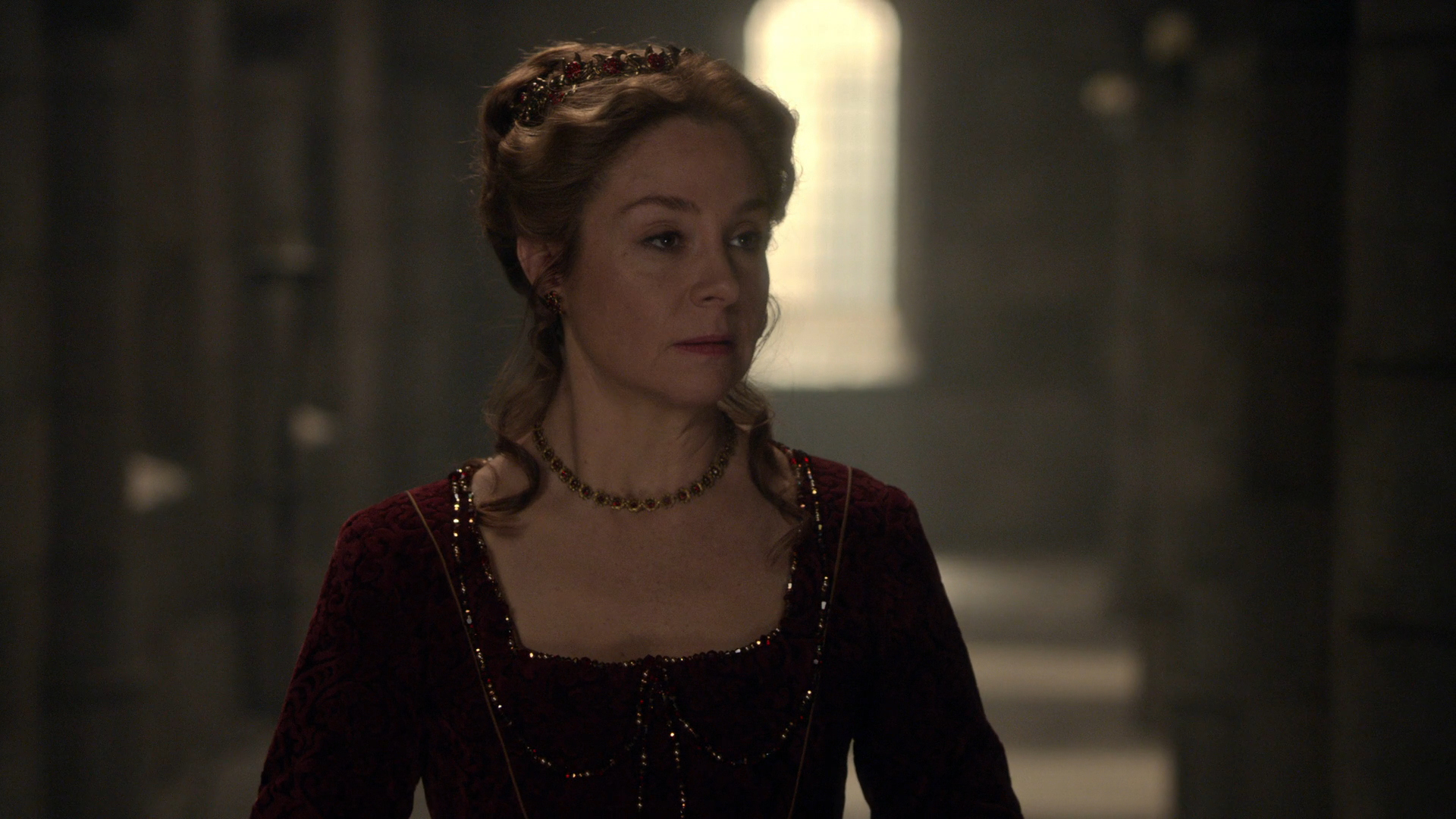 Watch Reign Season 2 Episode 20: Fugitive - Paramount+ Canada