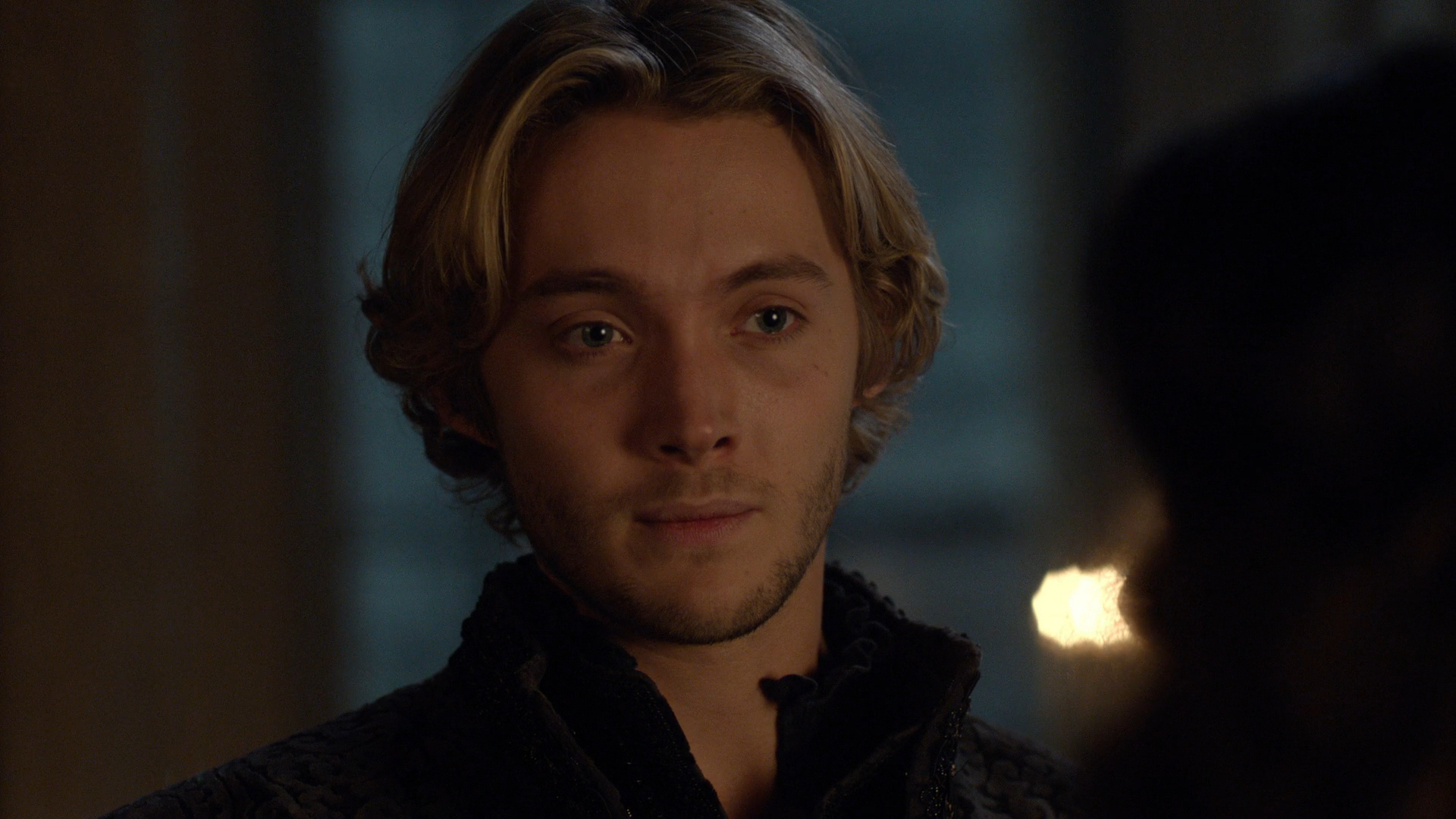 Watch Reign Season 3 Episode 3: Extreme Measures - Paramount+ Canada