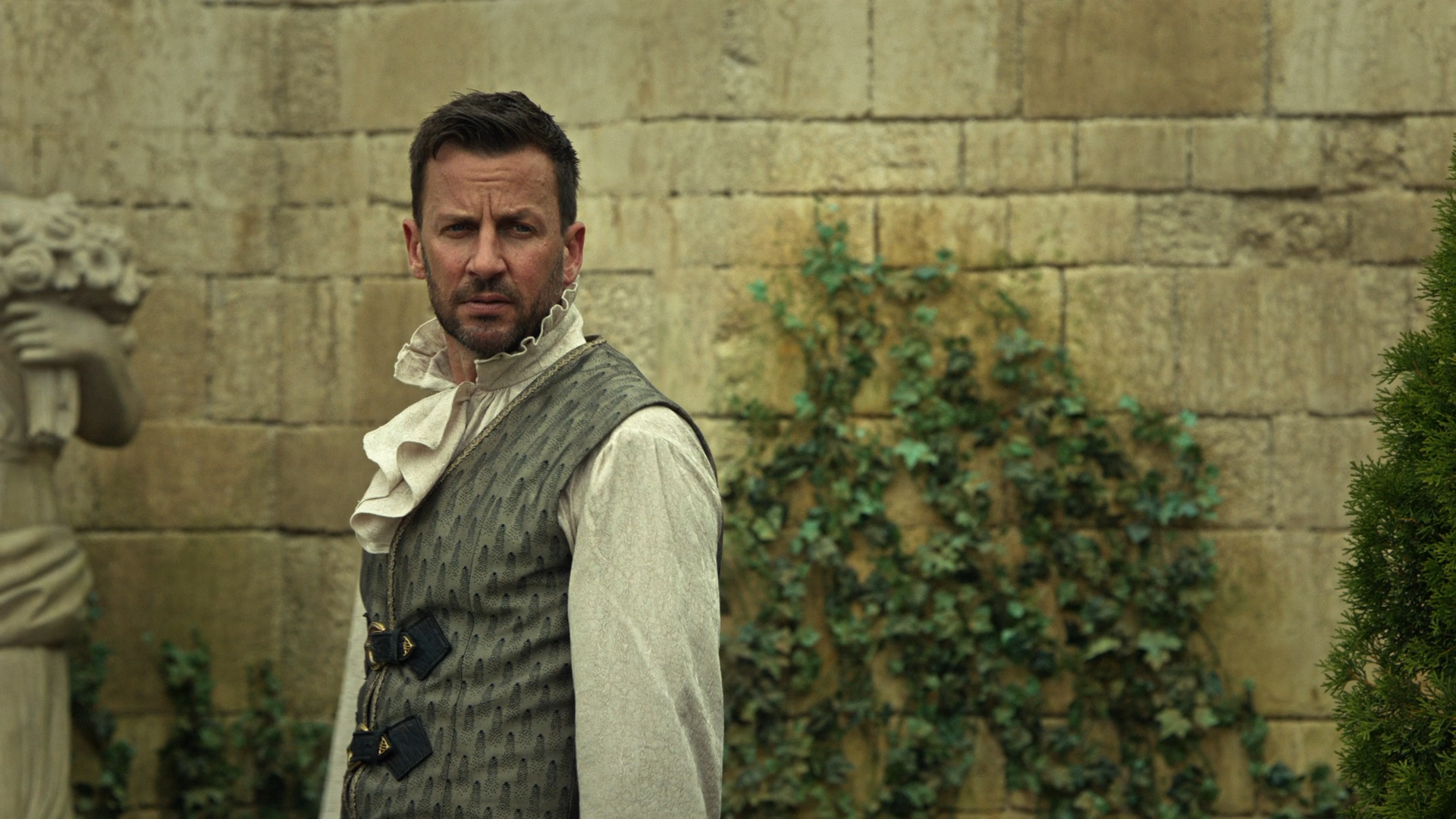 Watch Reign Season 4 Episode 2: A Grain of Deception - Paramount+ Canada