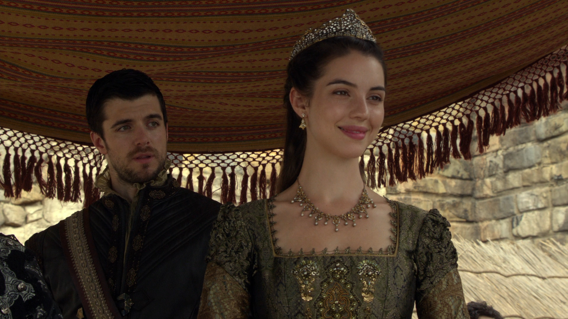 Watch Reign Season 4 Episode 9: Pulling Strings - Paramount+ Canada