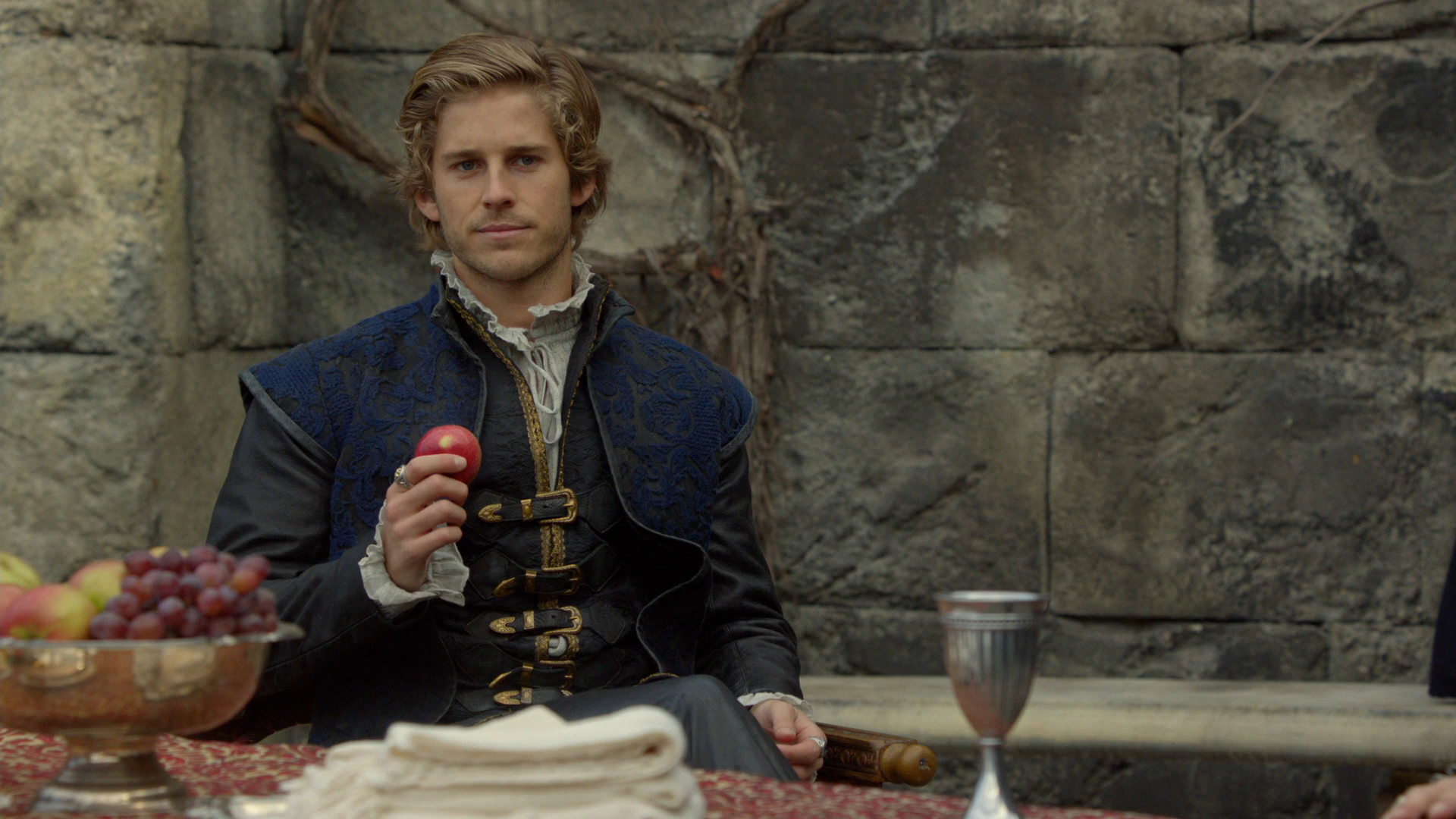 Watch Reign Season 4 Episode 12: The Shakedown - Paramount+ Canada