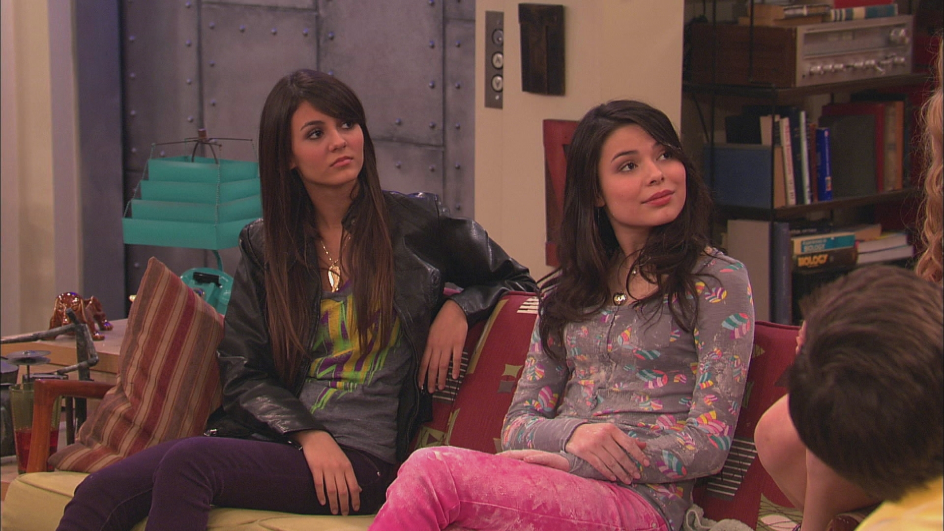 Mira iCarly, temporada 2, episodio 21: Yo peleo con Shelby Marx Parte 1 ...
