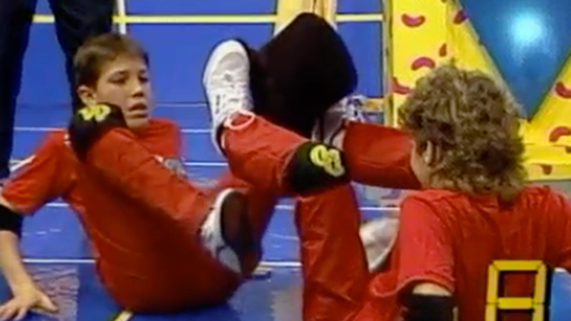 Watch Double Dare Classic Season 1 Episode 81: Episode 081 - Paramount+