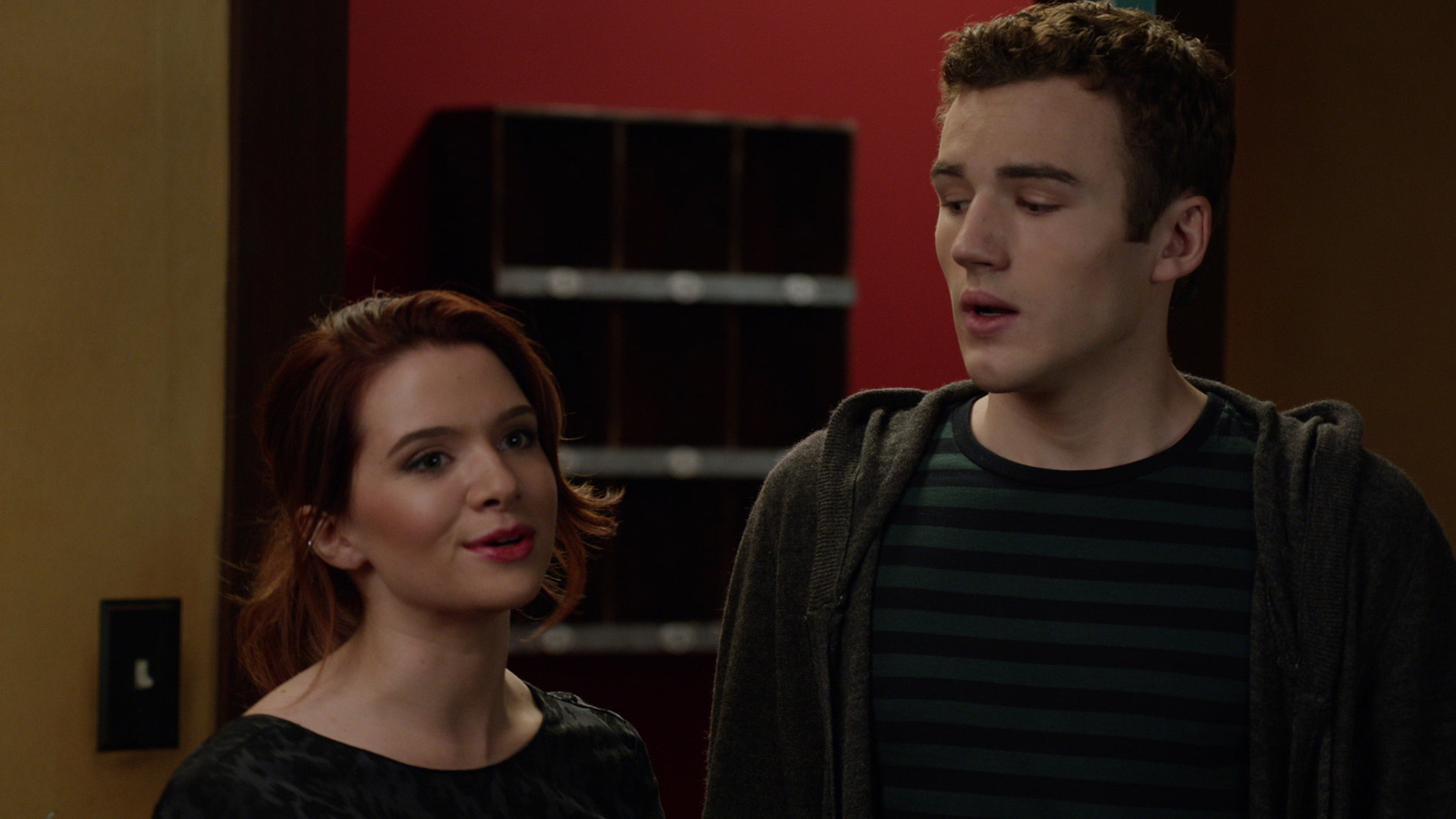 Assista ao episódio 11 da temporada 2 de Faking it: Nus - Paramount+ Brasil