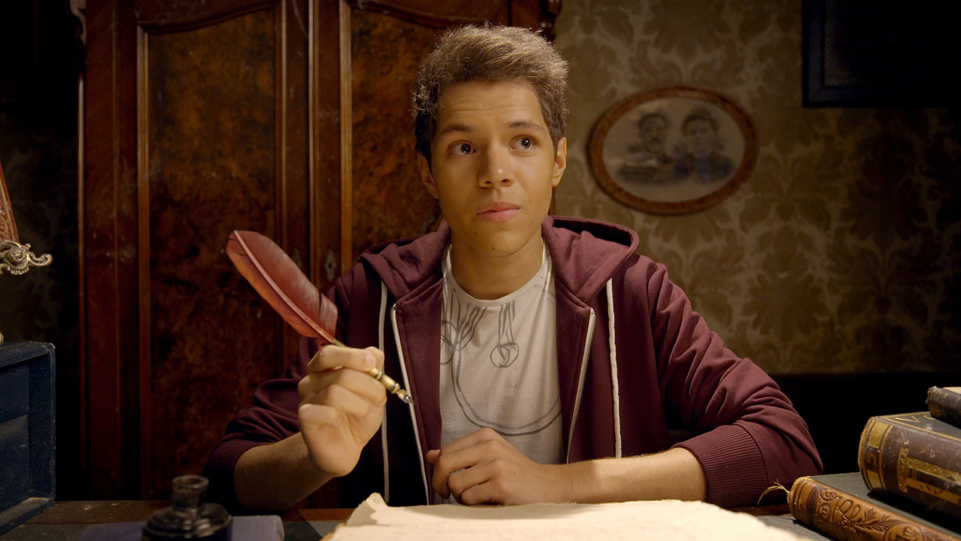 Watch Hunter Street: Hunter Street - The Deed - Full Show on Paramount+ ...