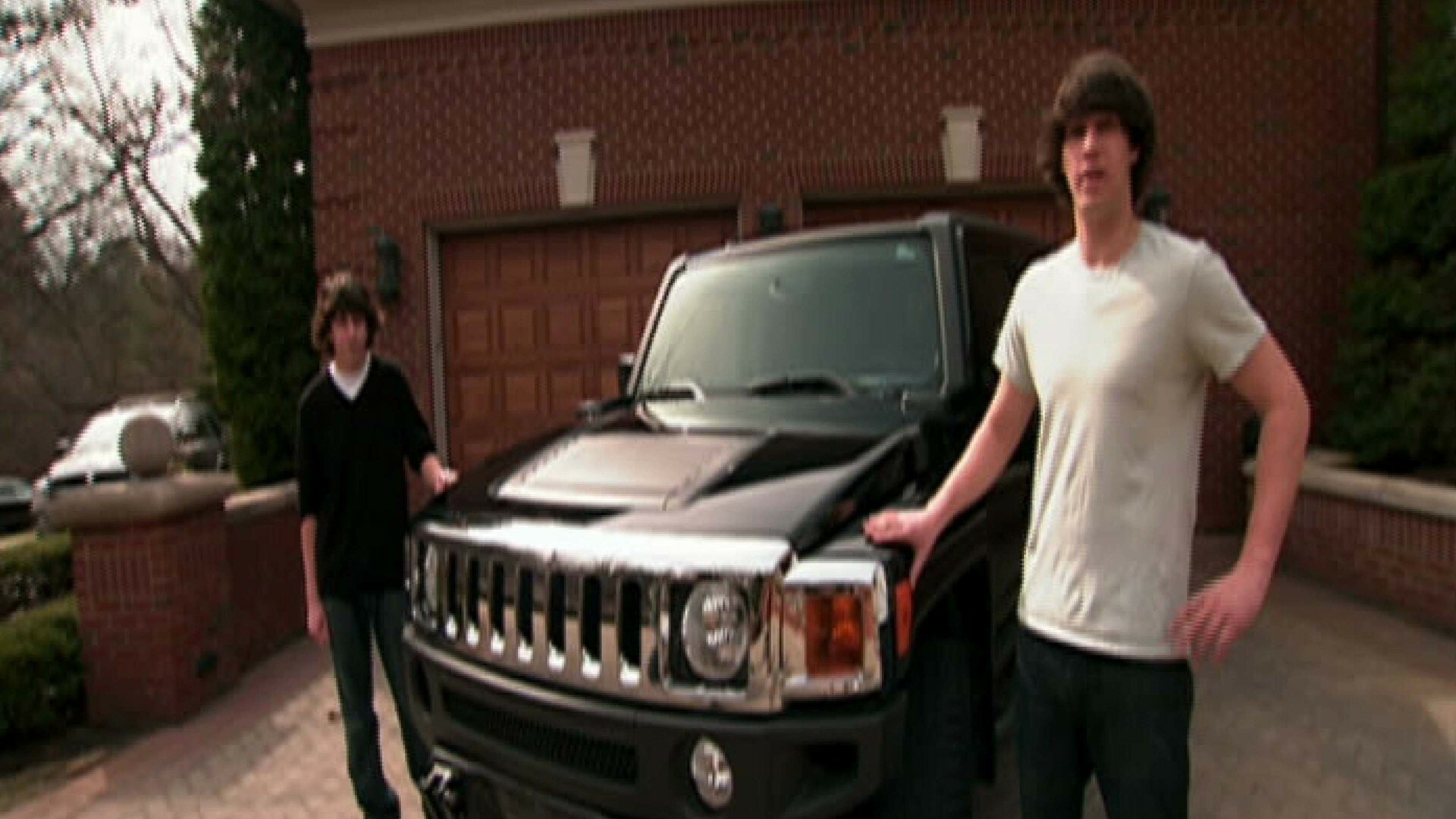 Watch Teen Cribs: Teen Cribs - Jason and Ivan - Full Show on Paramount+ ...