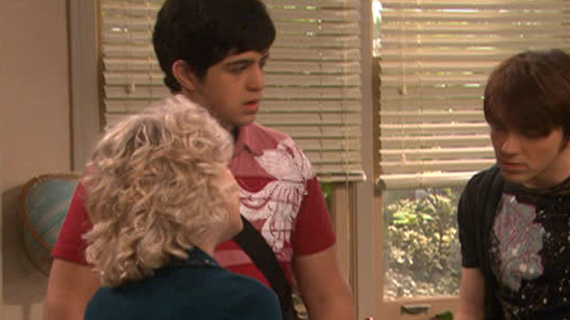 Assista a Drake e Josh: Drake e Josh - O feroz Tiberius - Série ...