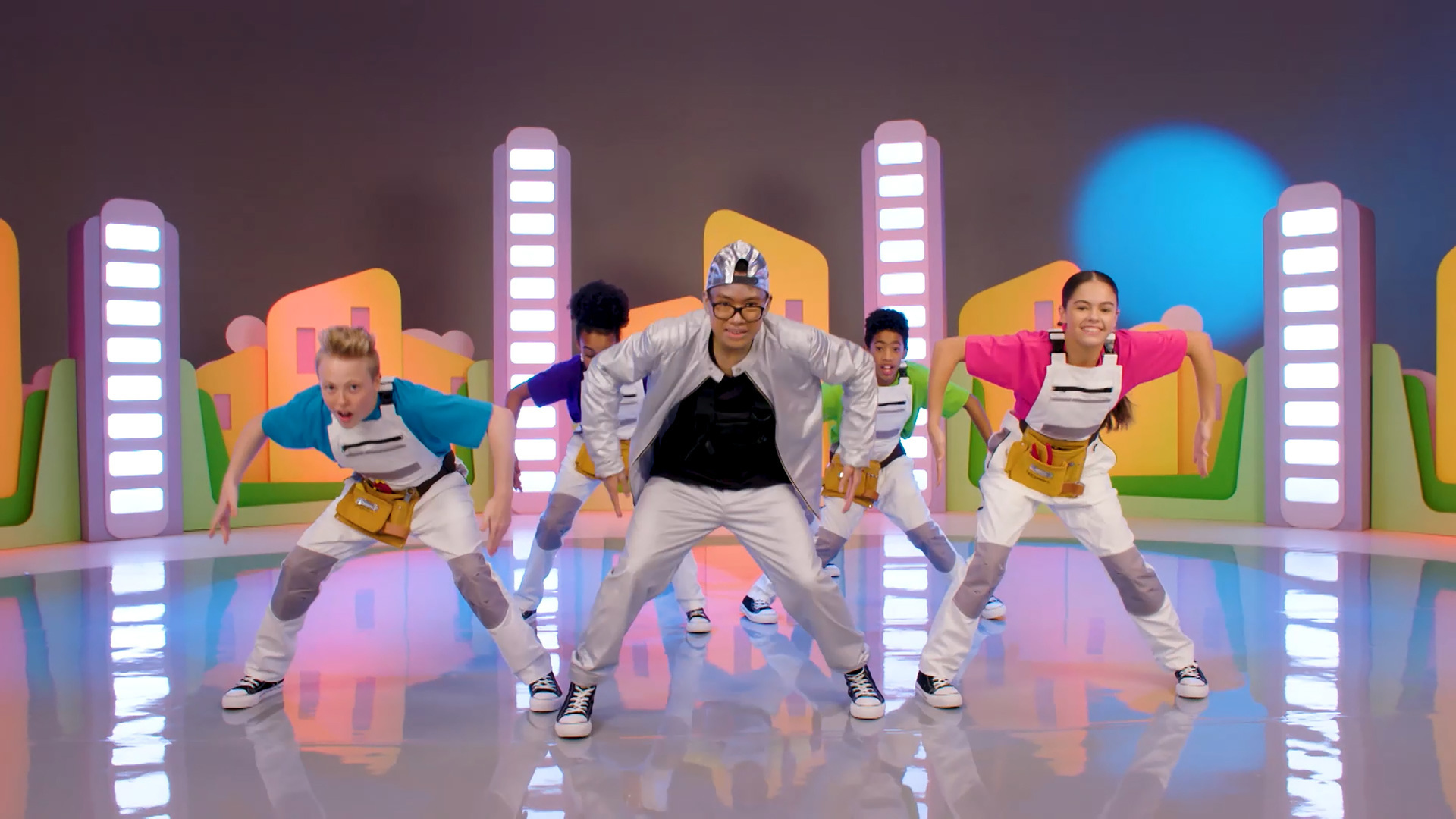 Watch Ready Set Dance Season 2 Episode 7: Dance Bot - Paramount+ Australia