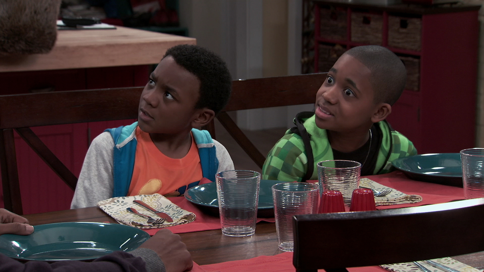 Watch Instant Mom Season 1 Episode 23: Should Old Acquaintance Be For ...
