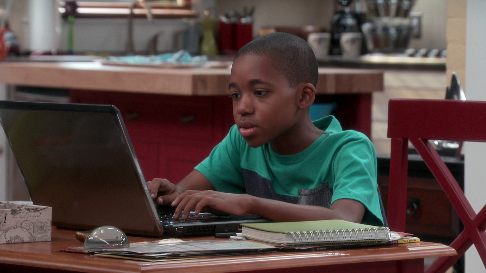 Watch Instant Mom Season 1 Episode 2: In Blog We Trust - Paramount+ ...