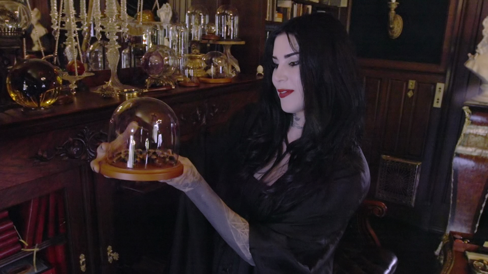 Watch MTV Cribs International: MTV Cribs International - Kat Von D ...