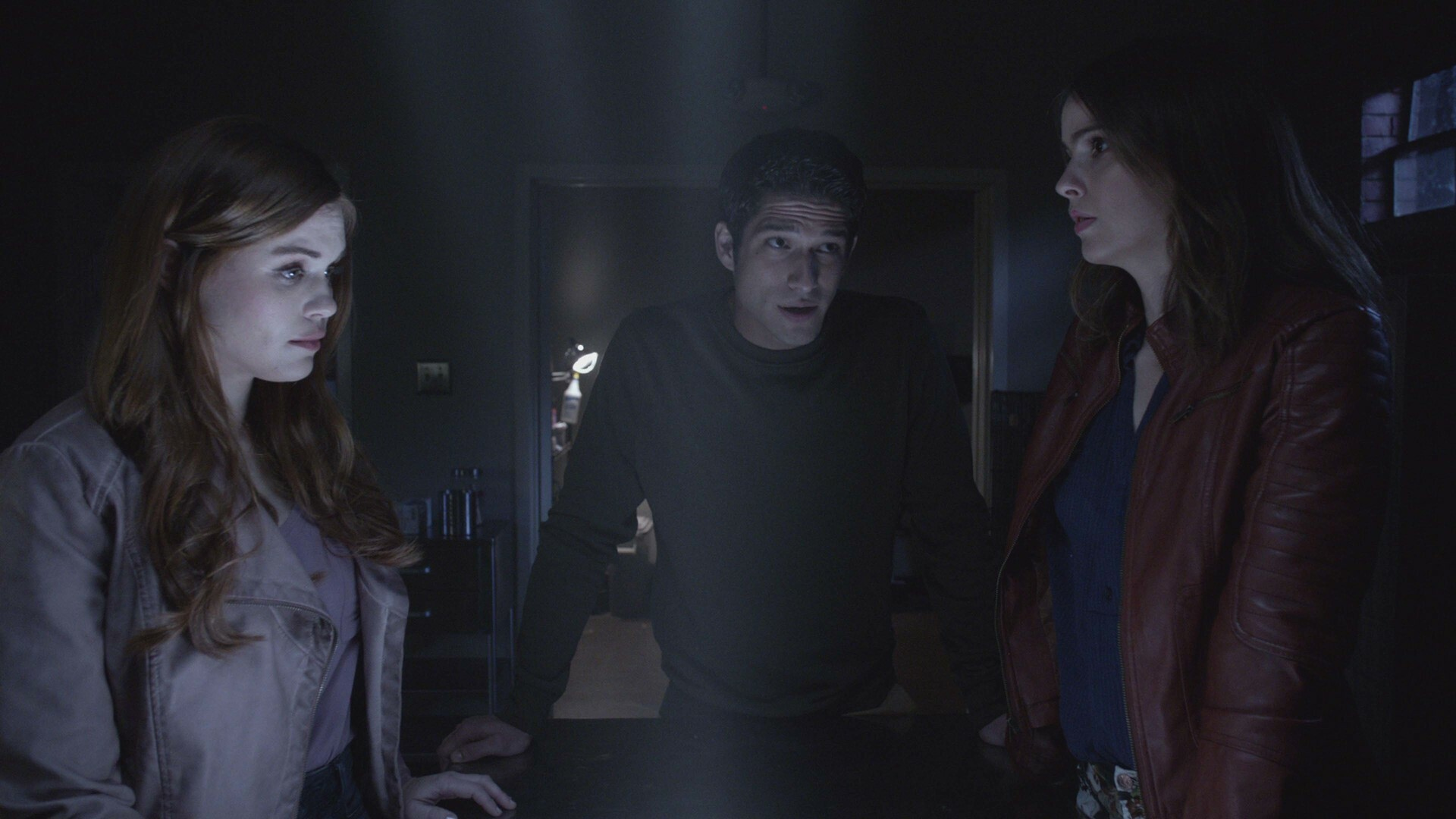 Watch Teen Wolf Season 6 Episode 20: The Wolves of War - Paramount+ ...