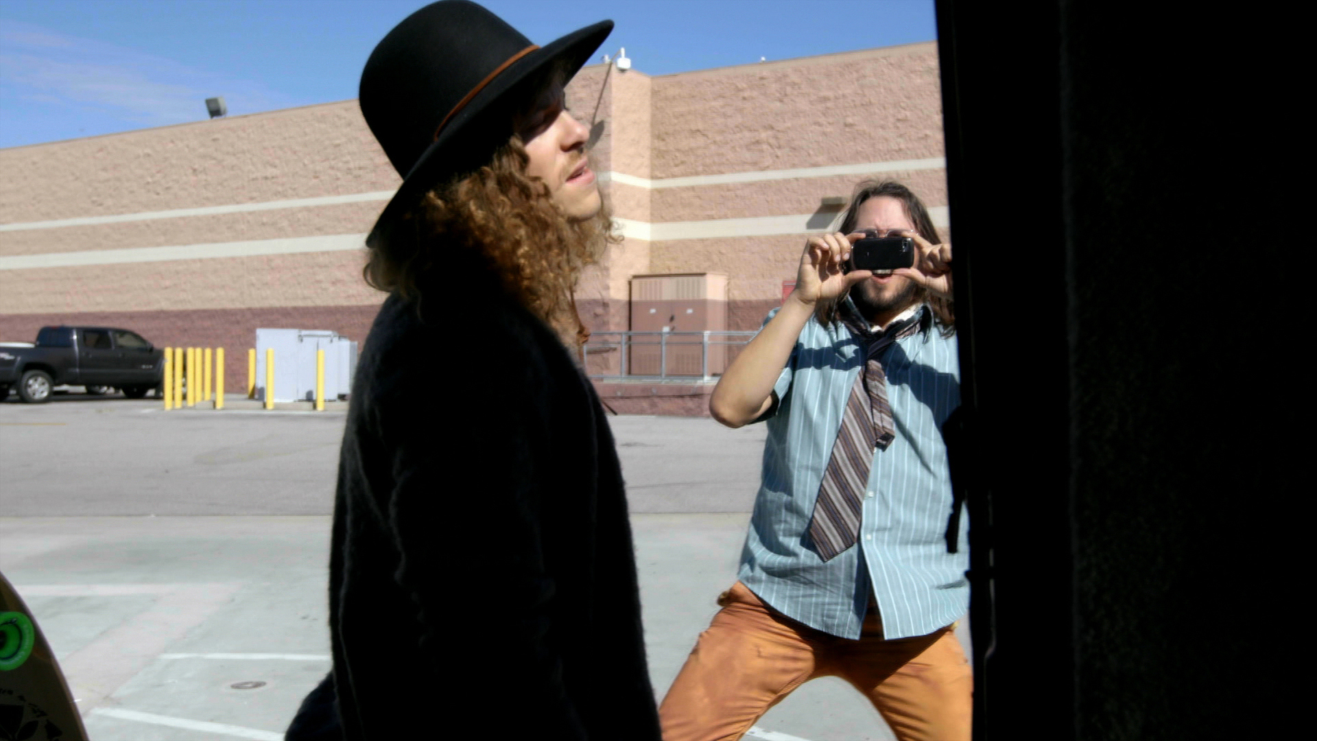 Watch Workaholics Season 6 Episode 4: Going Viral - Paramount+ Ireland