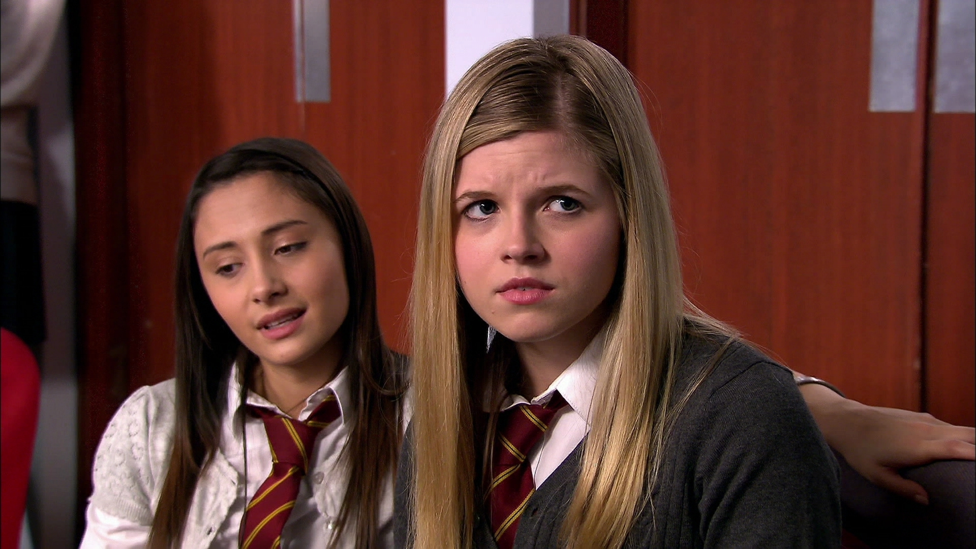 Watch House of Anubis: House of Anubis - House of Presents - Full Show ...