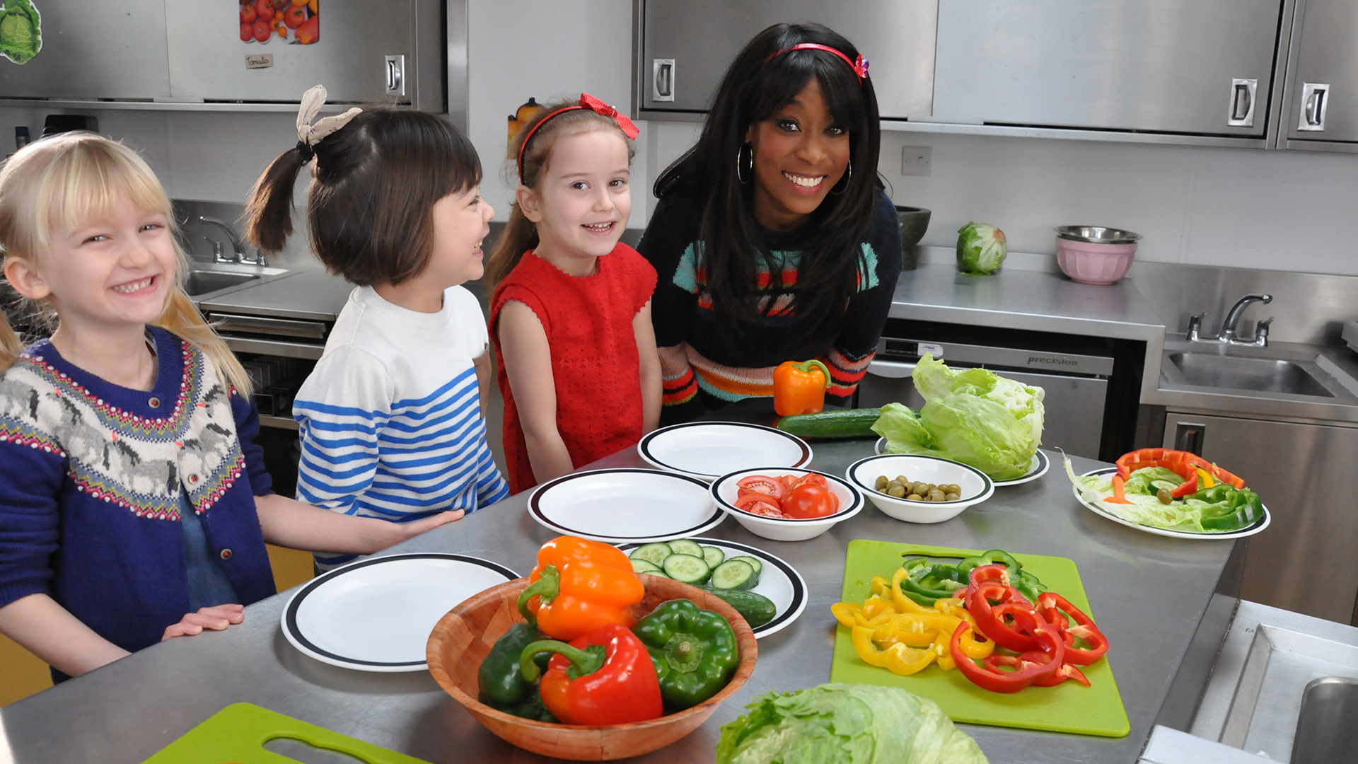 Watch Milkshake! Monkey: Bananas About Food Season 1 Episode 2: Salad ...