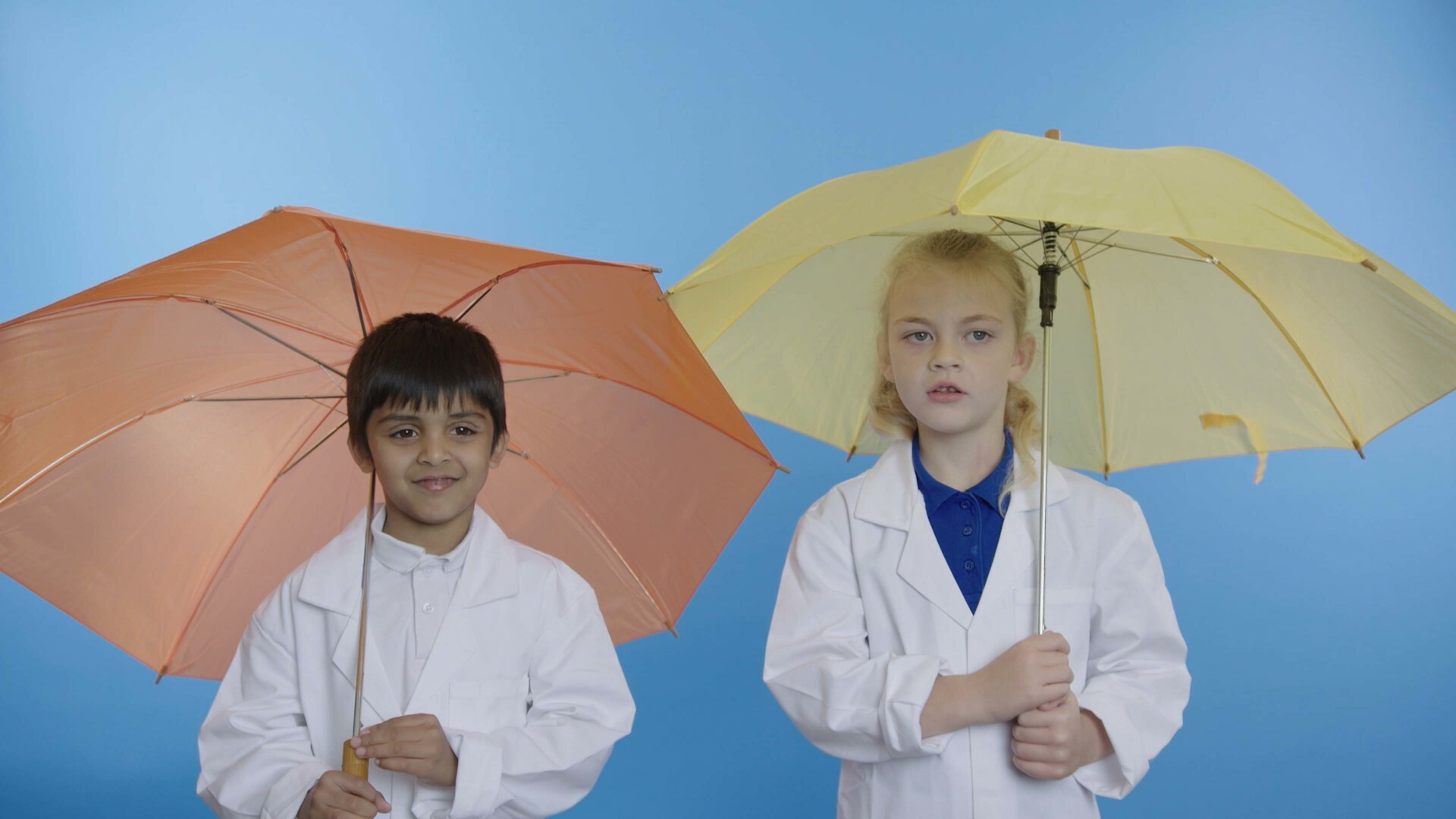 Watch Milkshake Show Me How: Trainers - Full Show on Paramount+ United ...