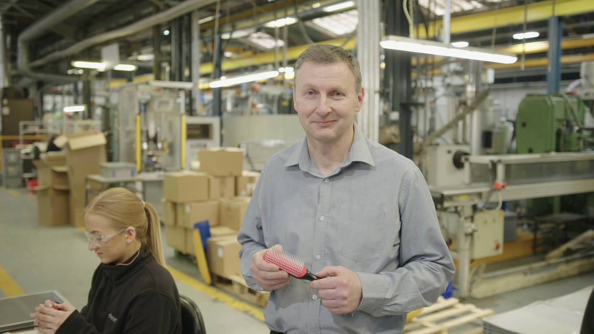 Watch Milkshake Show Me How Season 1 Episode 14: Hair Brush ...