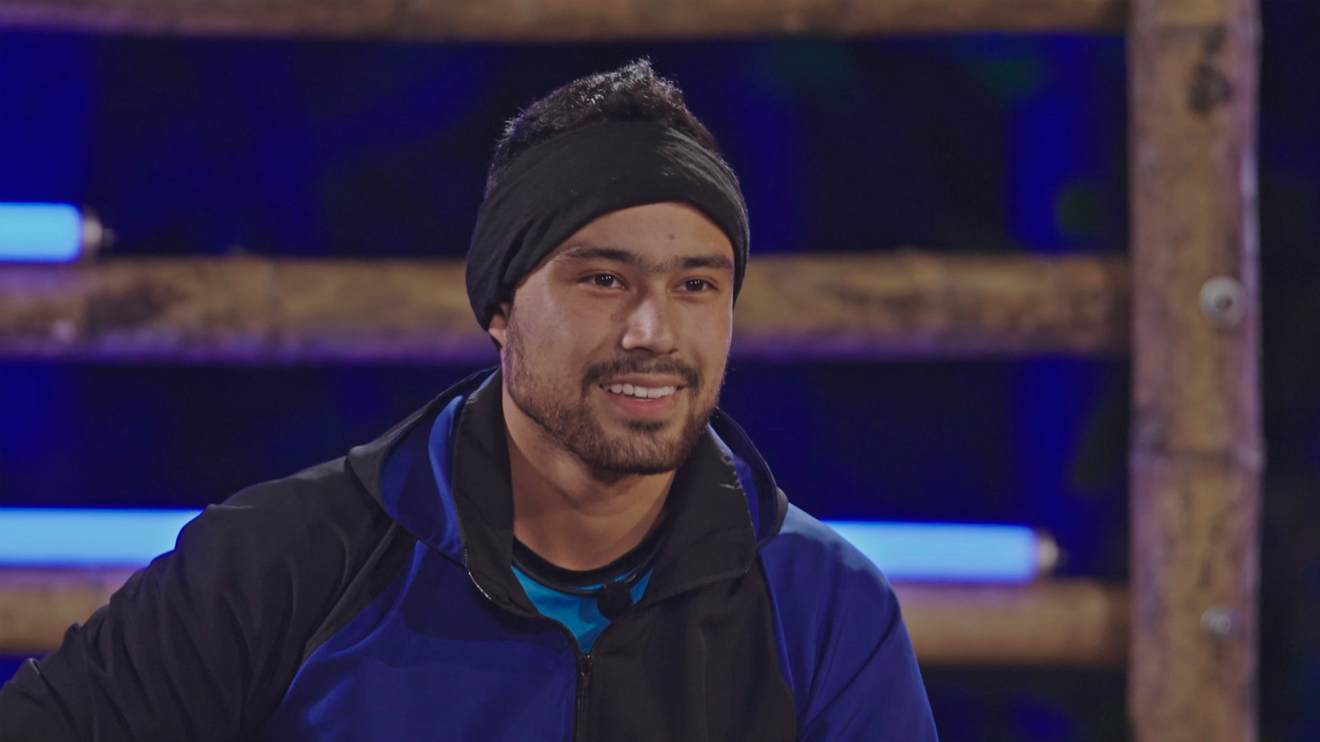 Ve Resistiré: Resistiré - ¿Osiris juega con dos colores?. Disfruta la ...