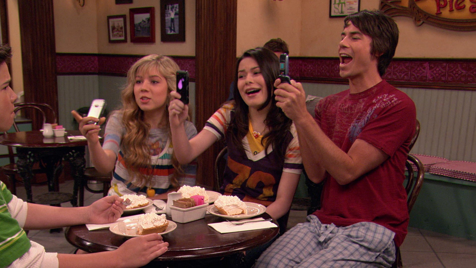 Watch iCarly: iCarly - iPie - Full Show on Paramount+ Ireland