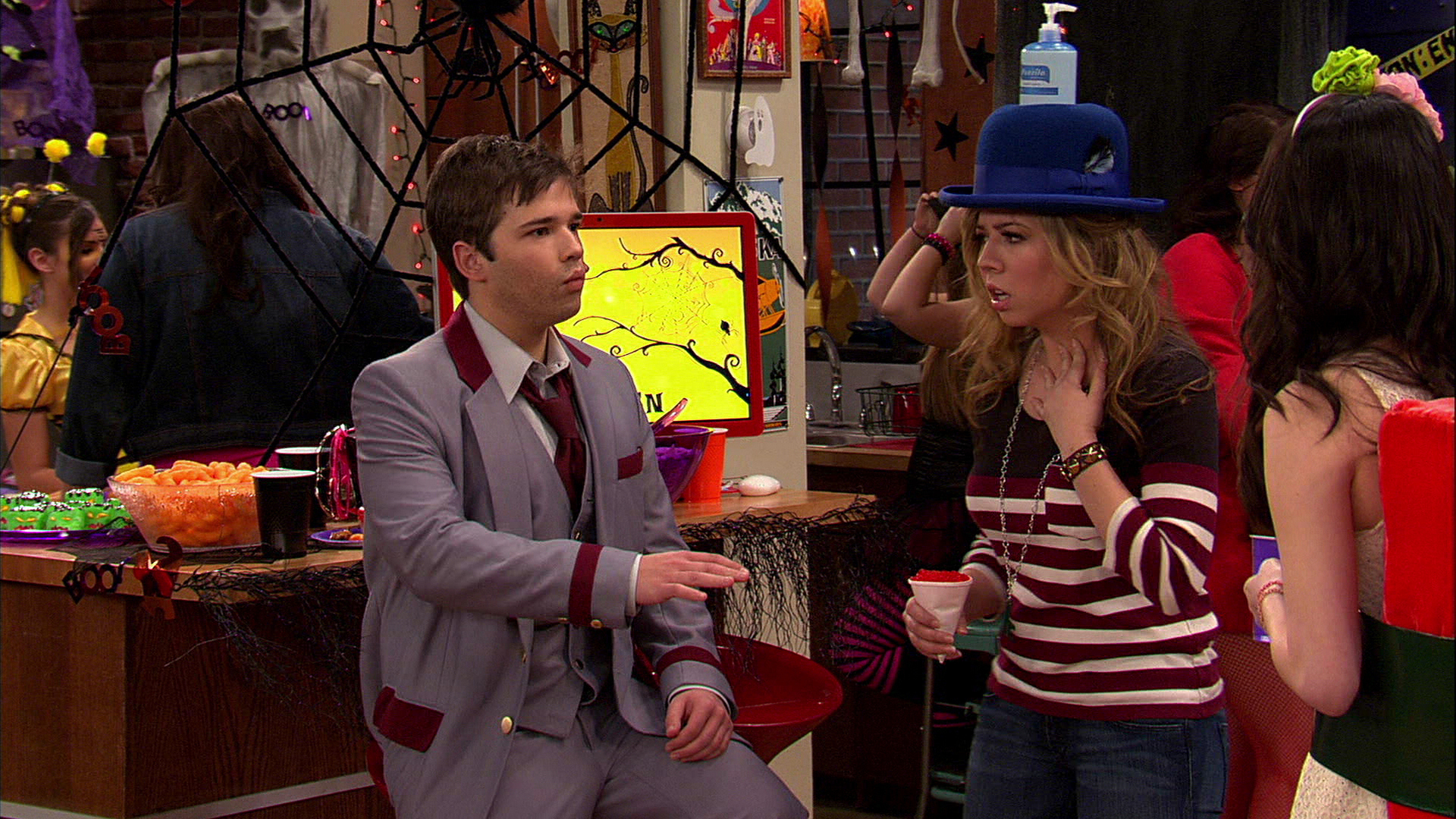 Watch iCarly Season 5 Episode 5: iHalfoween - Paramount+ United Kingdom