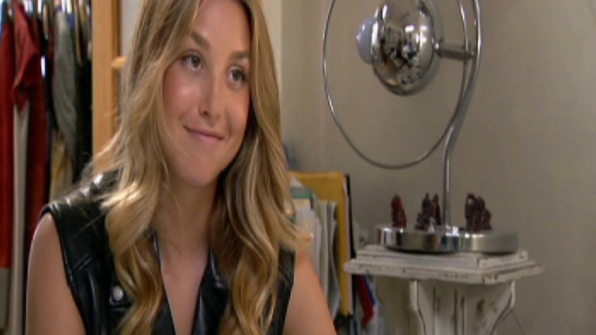Watch The City Season 1 Episode 16: It's All Who You Know - Paramount+ ...