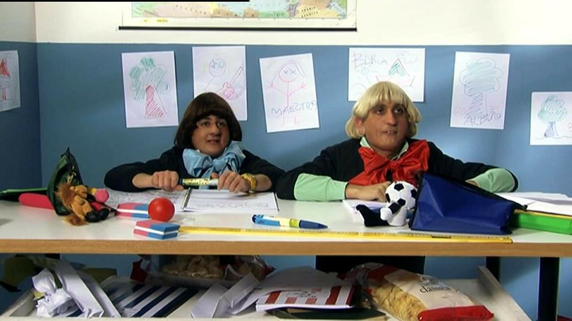 Guarda I Soliti Idioti: I Soliti Idioti - Niccolò e Gigetto a scuola ...