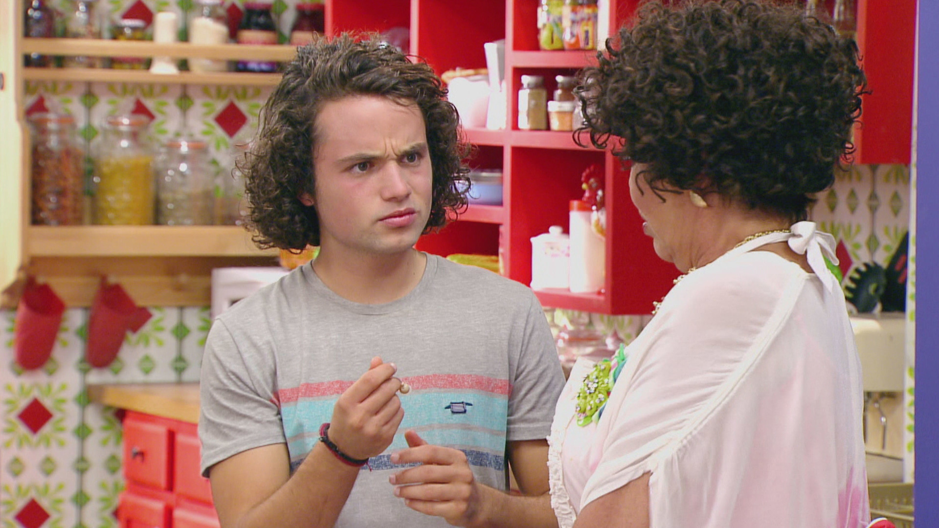 Mira Toni, La Chef, temporada 1, episodio 22: Chismo-Nacho en ...