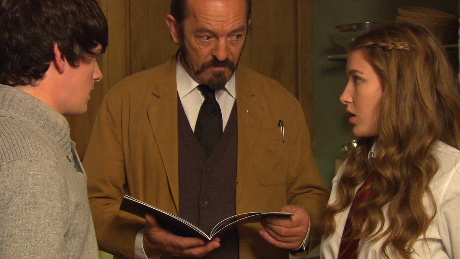 Watch House of Anubis: House of Anubis - House of Faces - Full Show on ...