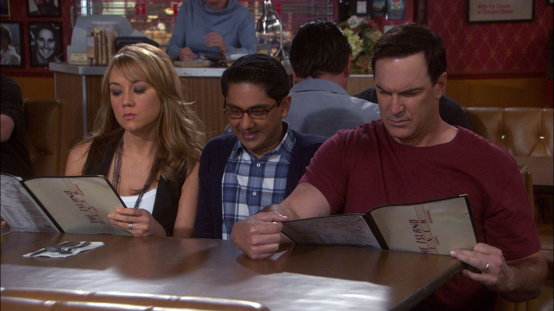 Watch Rules of Engagement Season 5 Episode 8: Scavenger Hunt ...