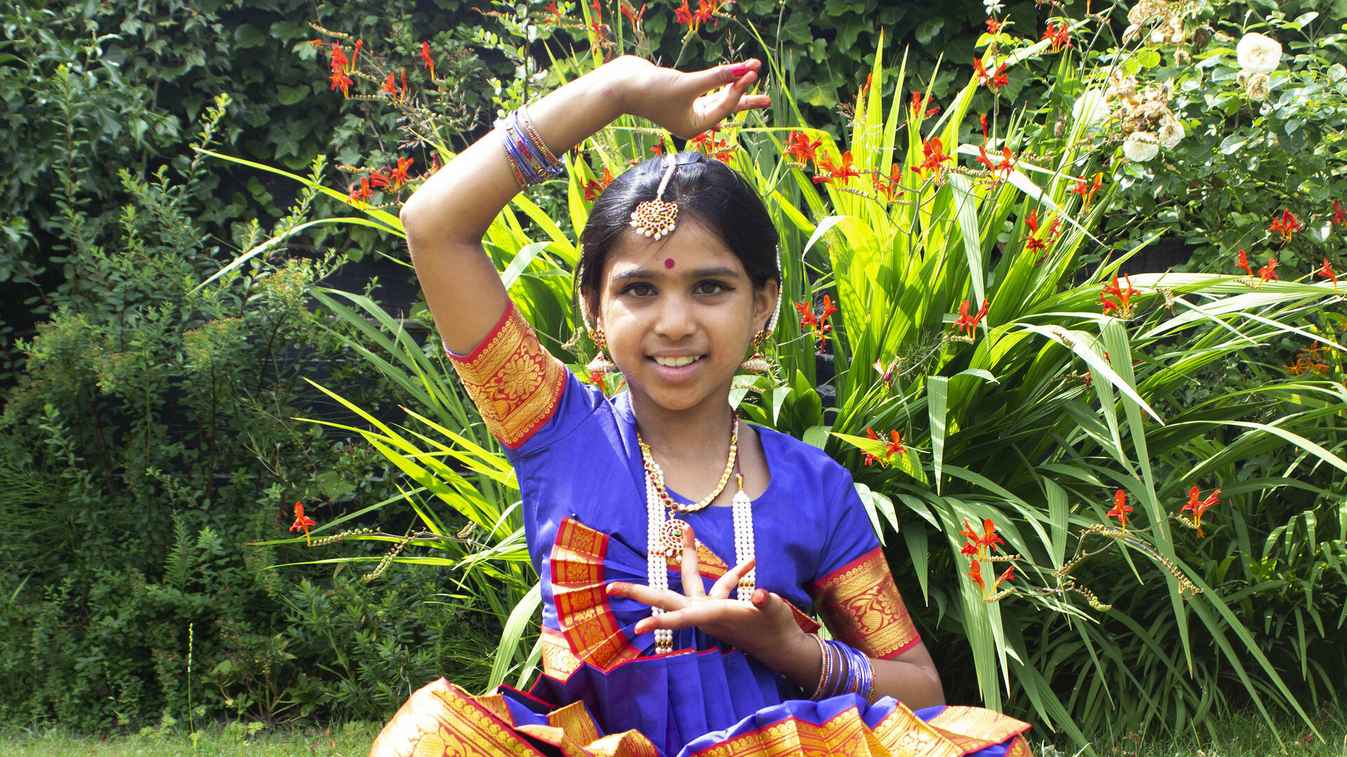 Watch Meet The Experts Season 1 Episode 6: Bharatnatyam - Paramount+ United Kingdom