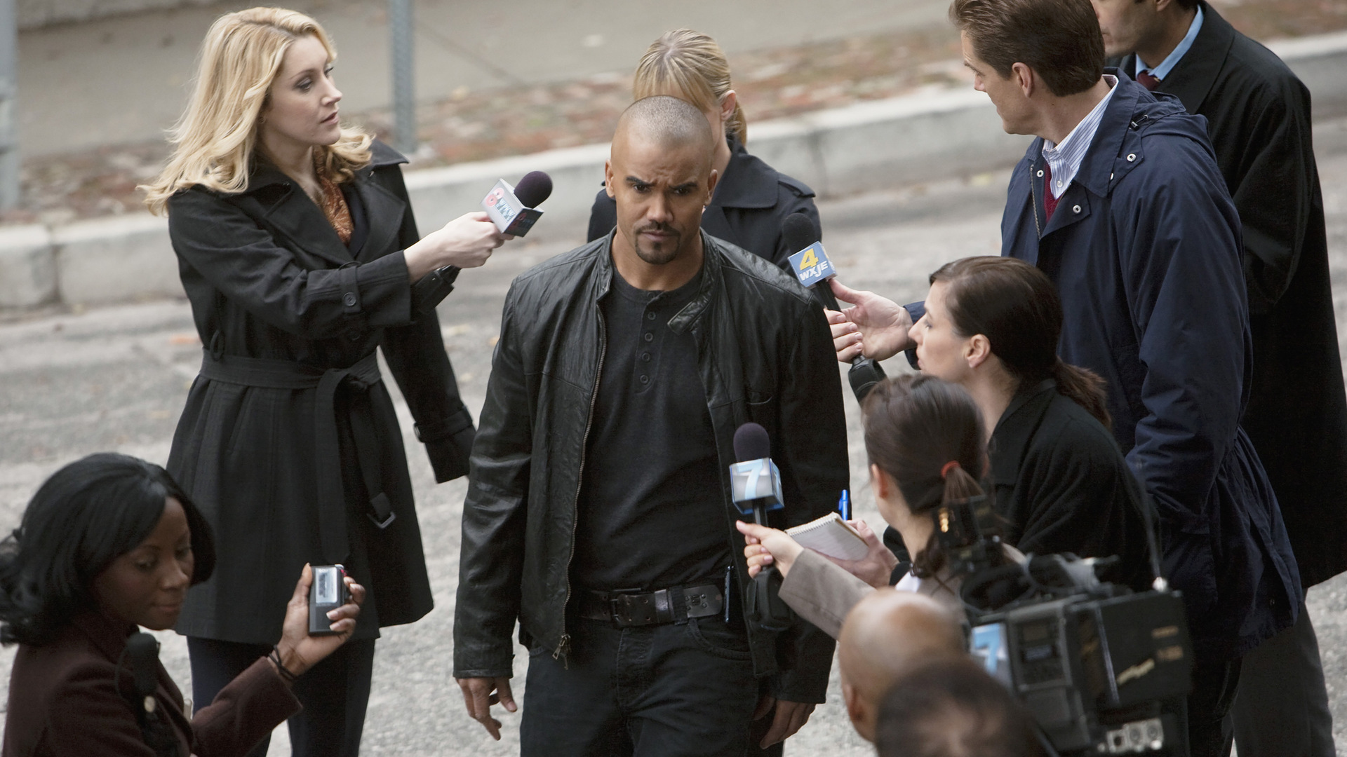 Watch Criminal Minds Season 5 Episode 15: Public Enemy - Paramount+ ...