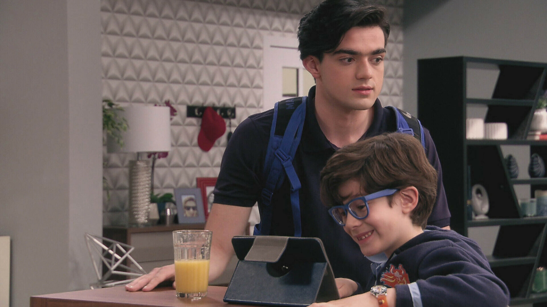 Assista ao episódio 19 da temporada 1 de Vikki RPM: Namorados ...