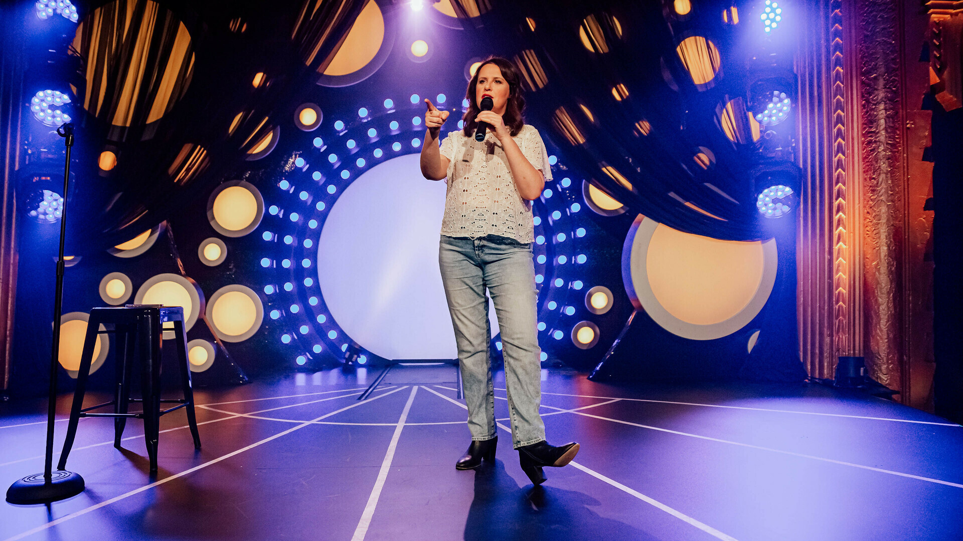 Anne Edmonds: Why Is My Bag All Wet? - Watch Full Movie on Paramount+ ...