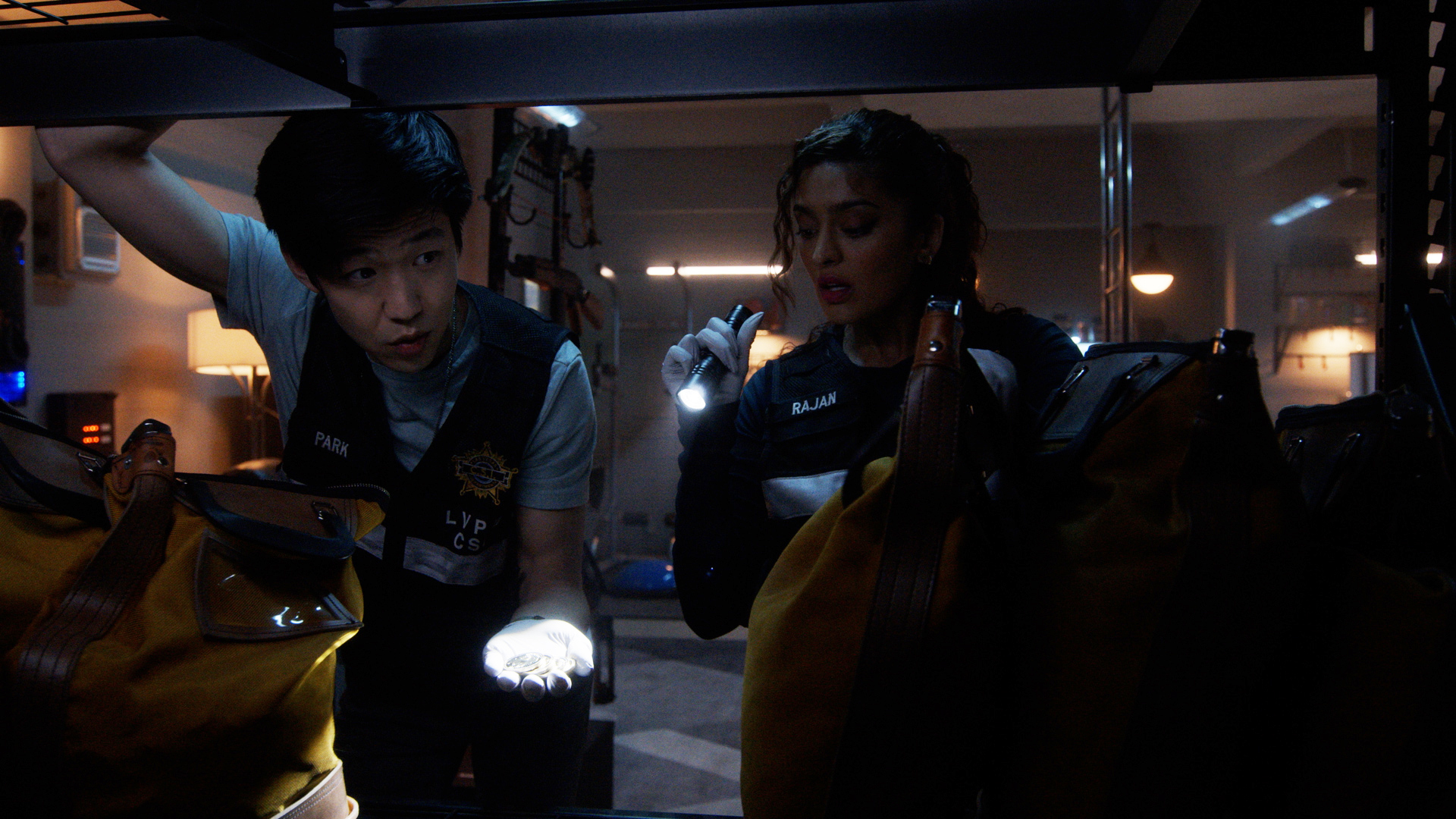 Watch CSI: Vegas: Bag of Gold - Full show on CBS