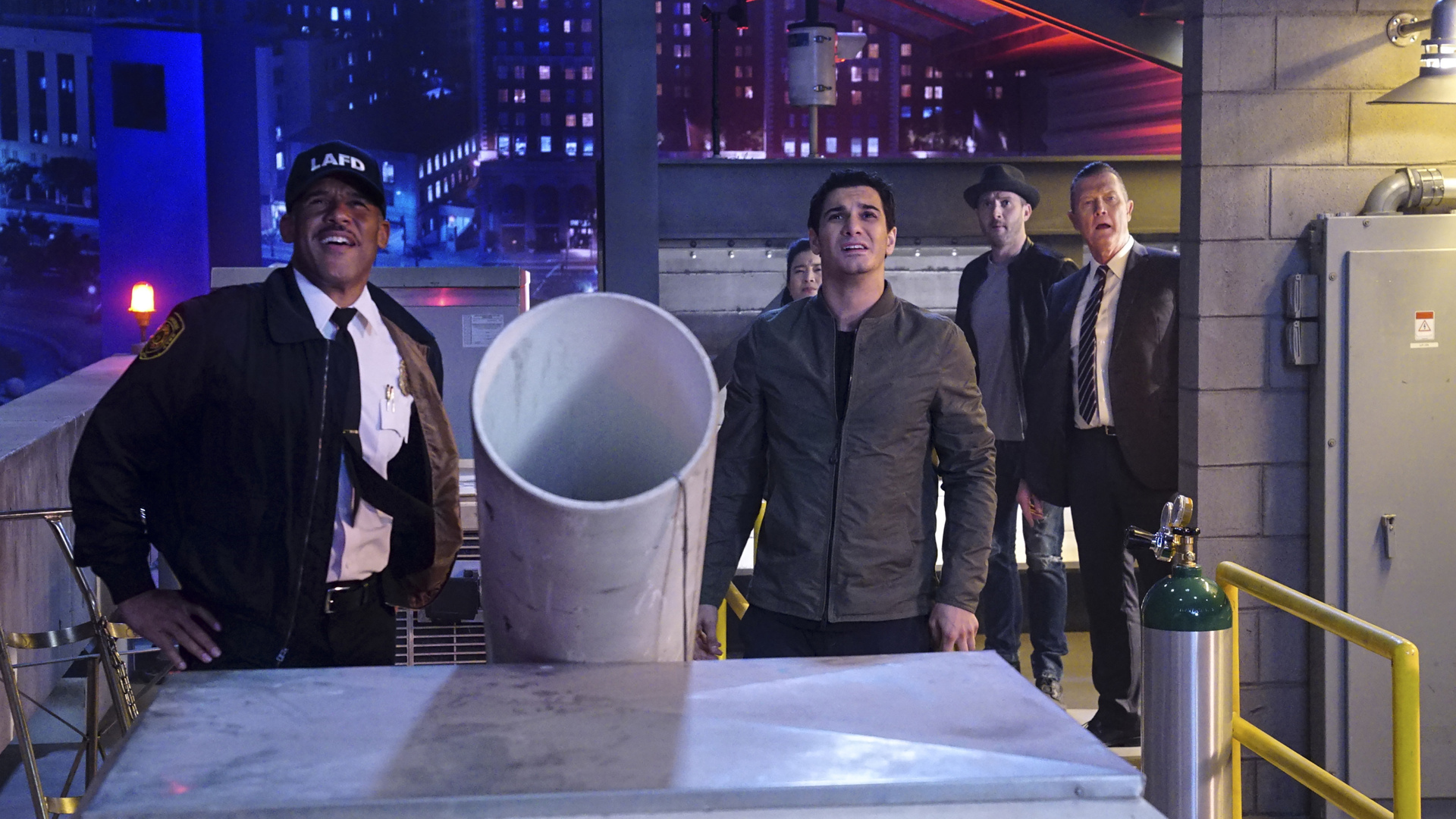 Watch Scorpion Season 4 Episode 16: Nerd, Wind and Fire - Paramount+ ...