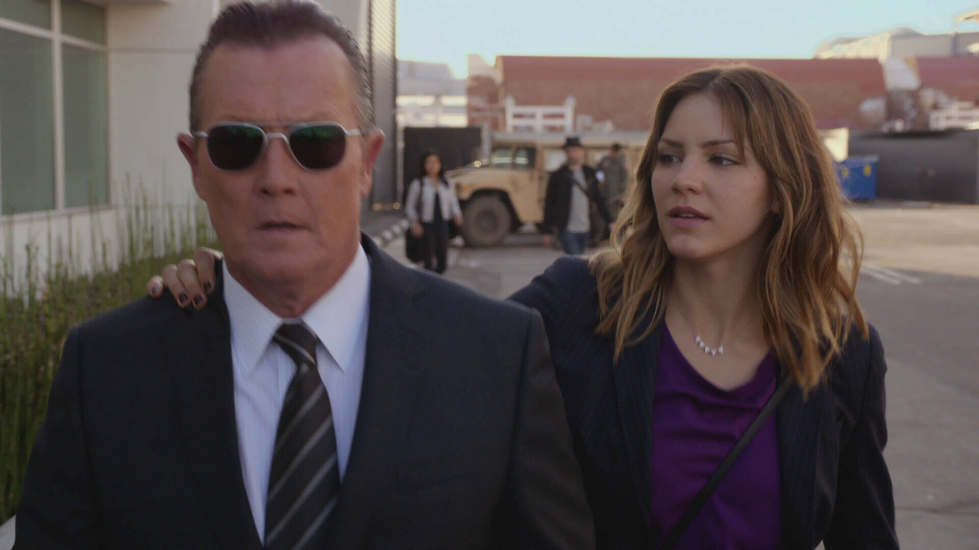 Watch Scorpion Season 1 Episode 10: Talismans - Paramount+ Australia