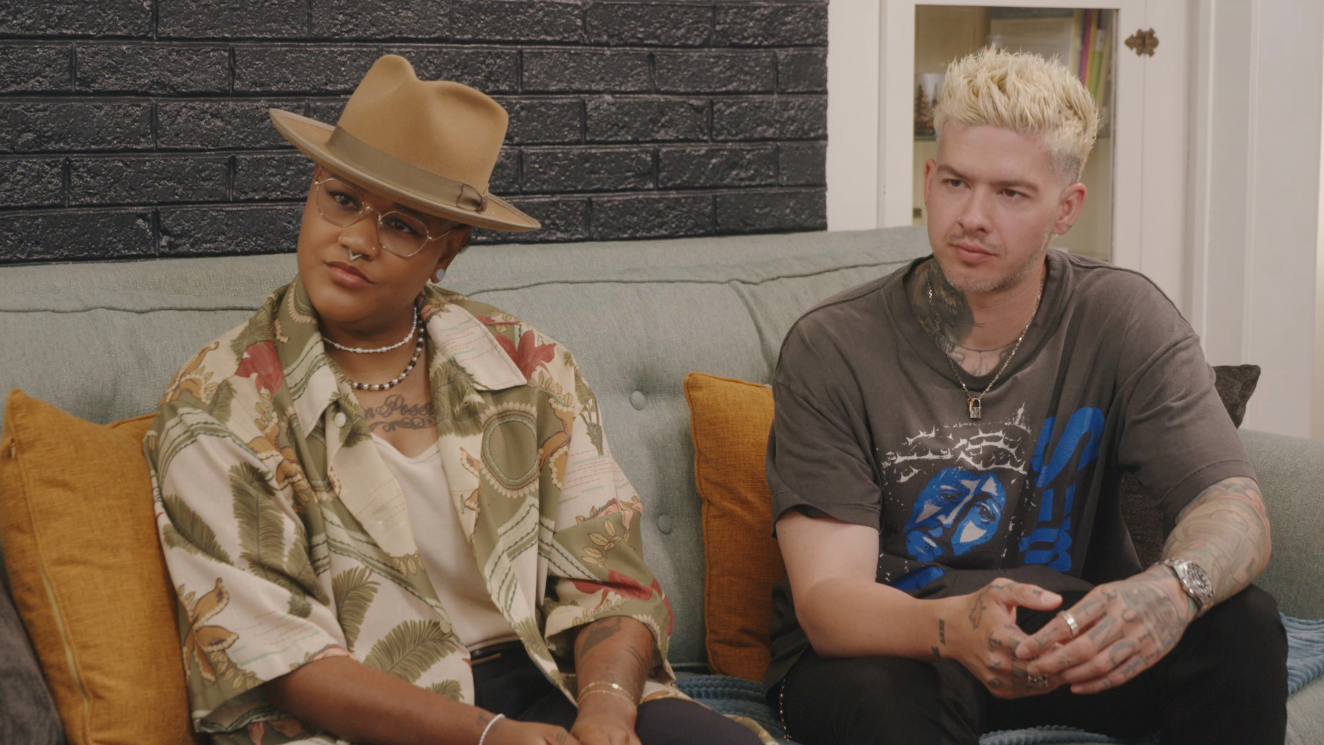 Watch Help! I'm In a Secret Relationship! Season 2 Episode 22: Deidra ...