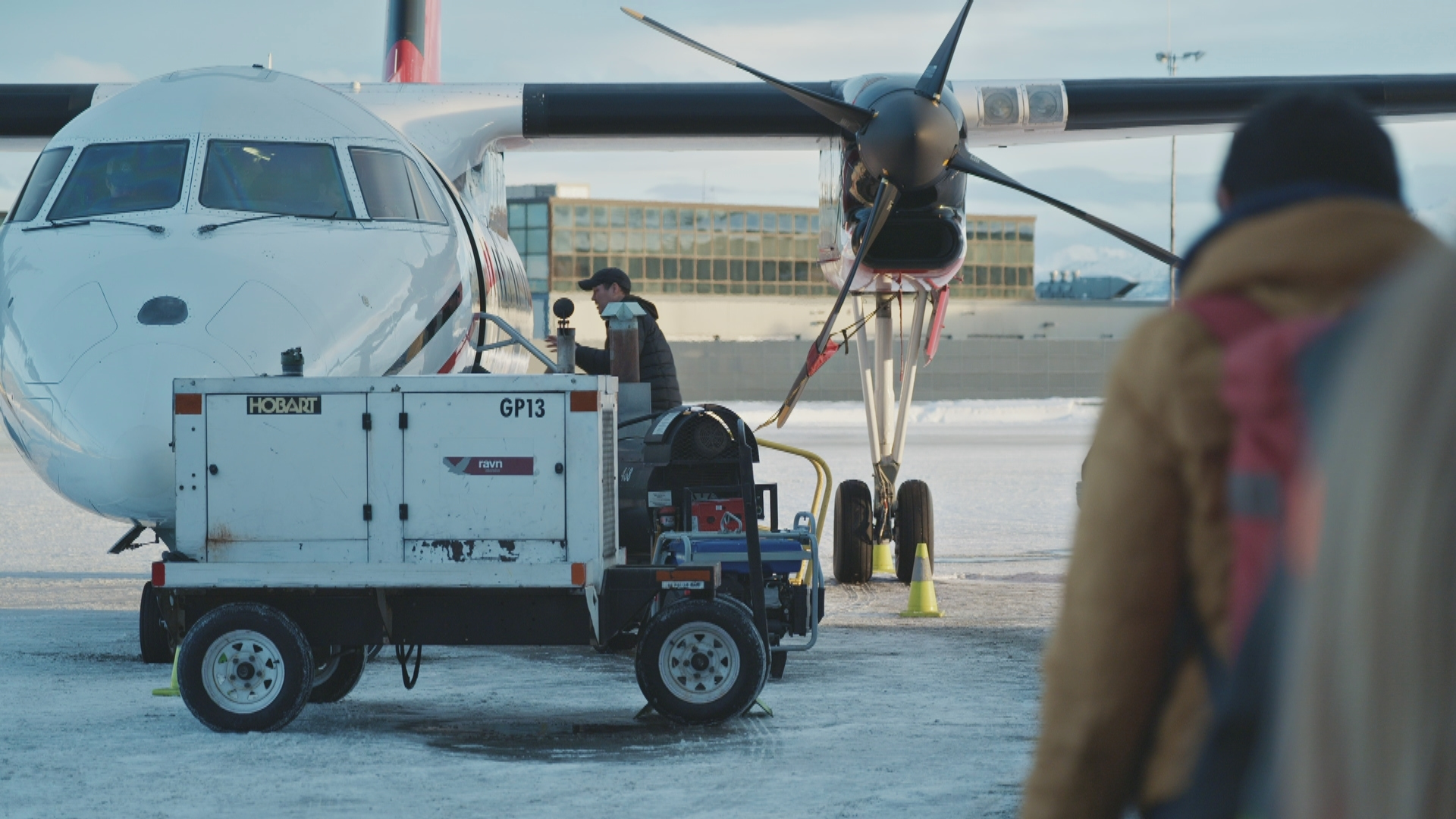 Watch Ice Airport Alaska Season 4 Episode 10: Thawed Out - Paramount+