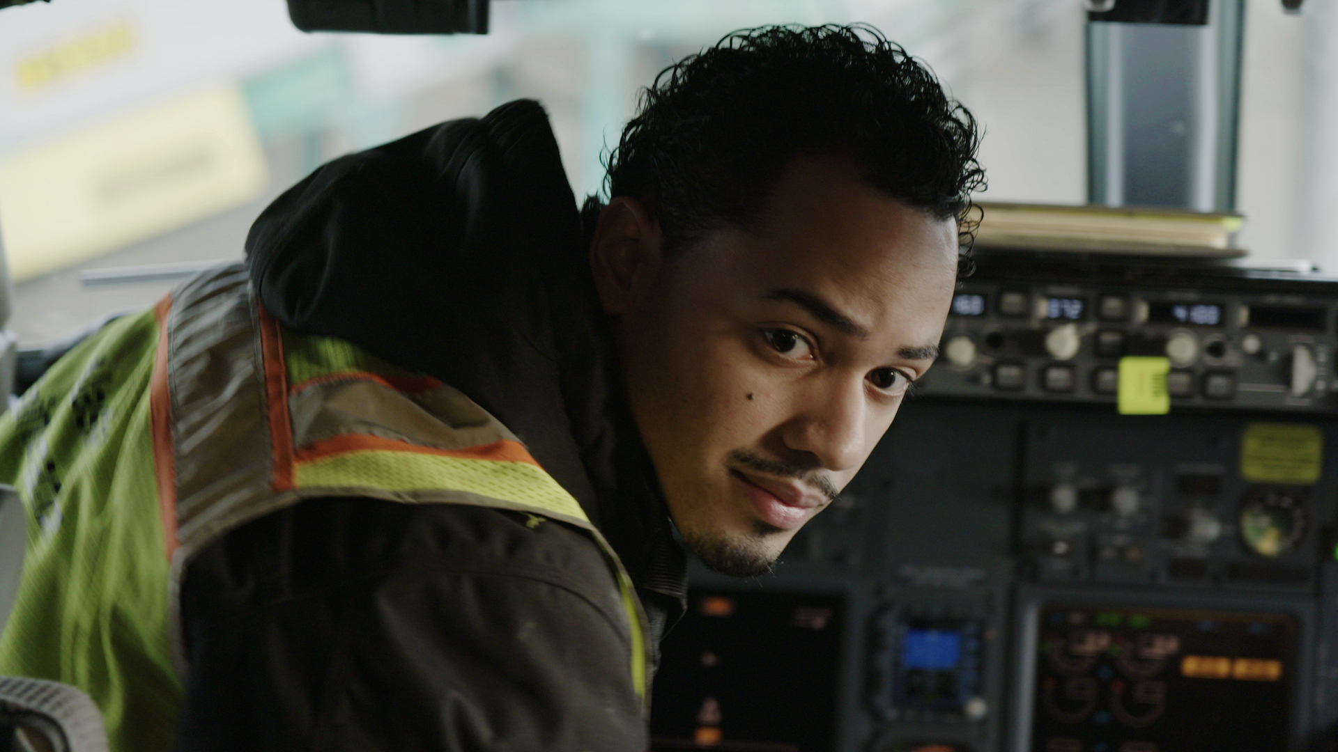 Watch Ice Airport Alaska Season 4 Episode 4: Snow Bomb - Paramount+