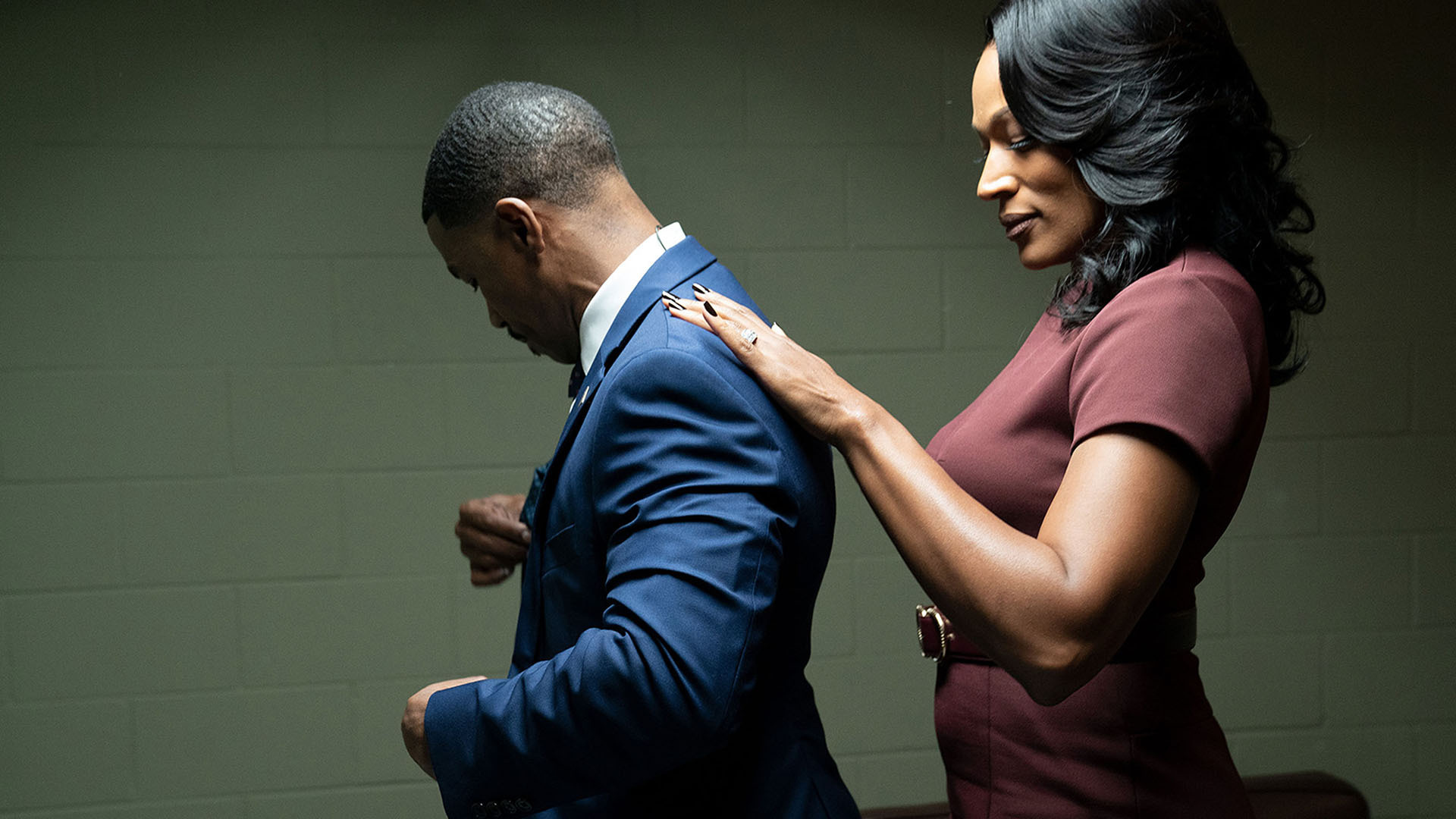 Watch Tyler Perry's The Oval Season 1 Episode 20: Call of Duty - Paramount+