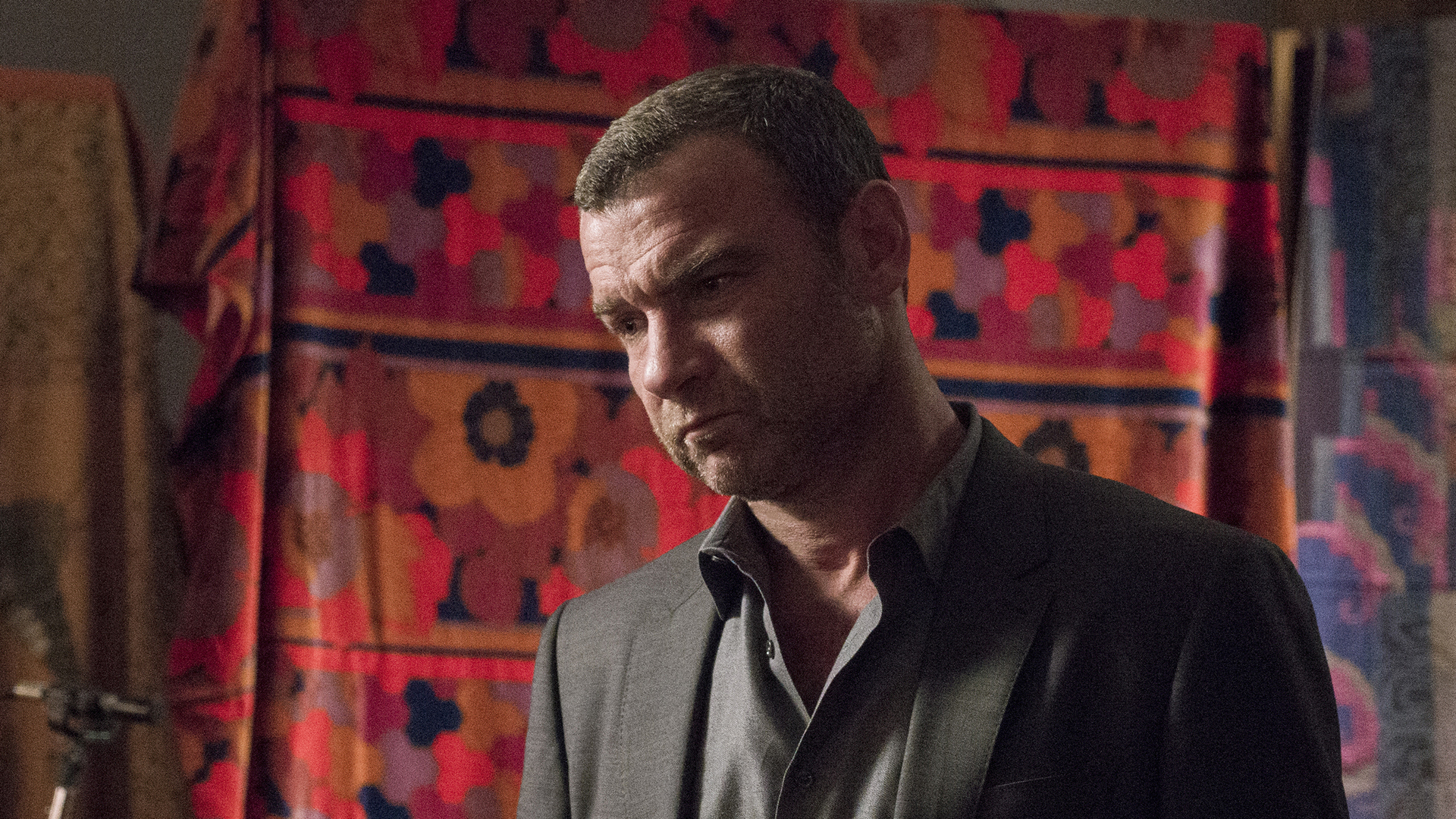 Regarder Ray Donovan : Ray Donovan - Norman sauve le monde - Série en ...
