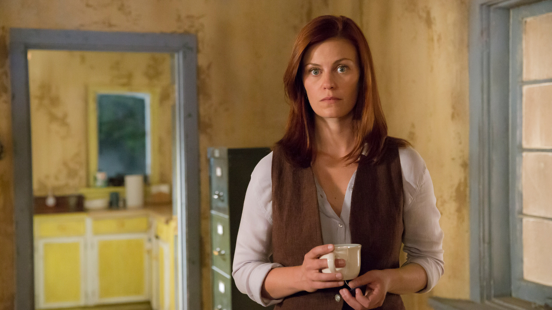 Watch Longmire Season 5 Episode 9: Continual Soiree - Paramount+