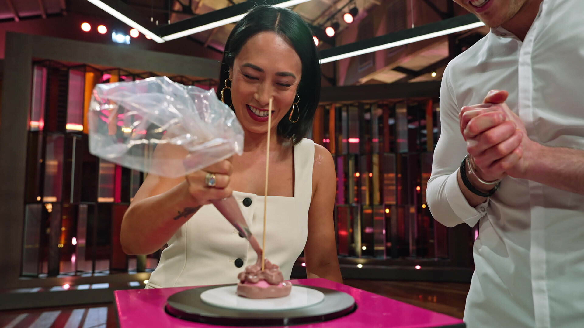 Watch MasterChef: Dessert Masters: MasterChef: Dessert Masters ...