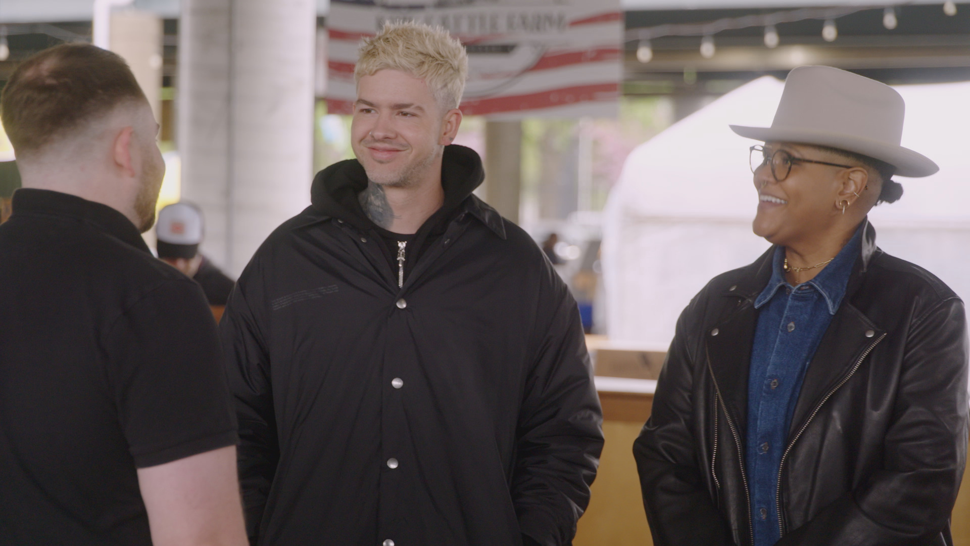 Watch Help! I'm In a Secret Relationship! Season 3 Episode 9: Michaela ...