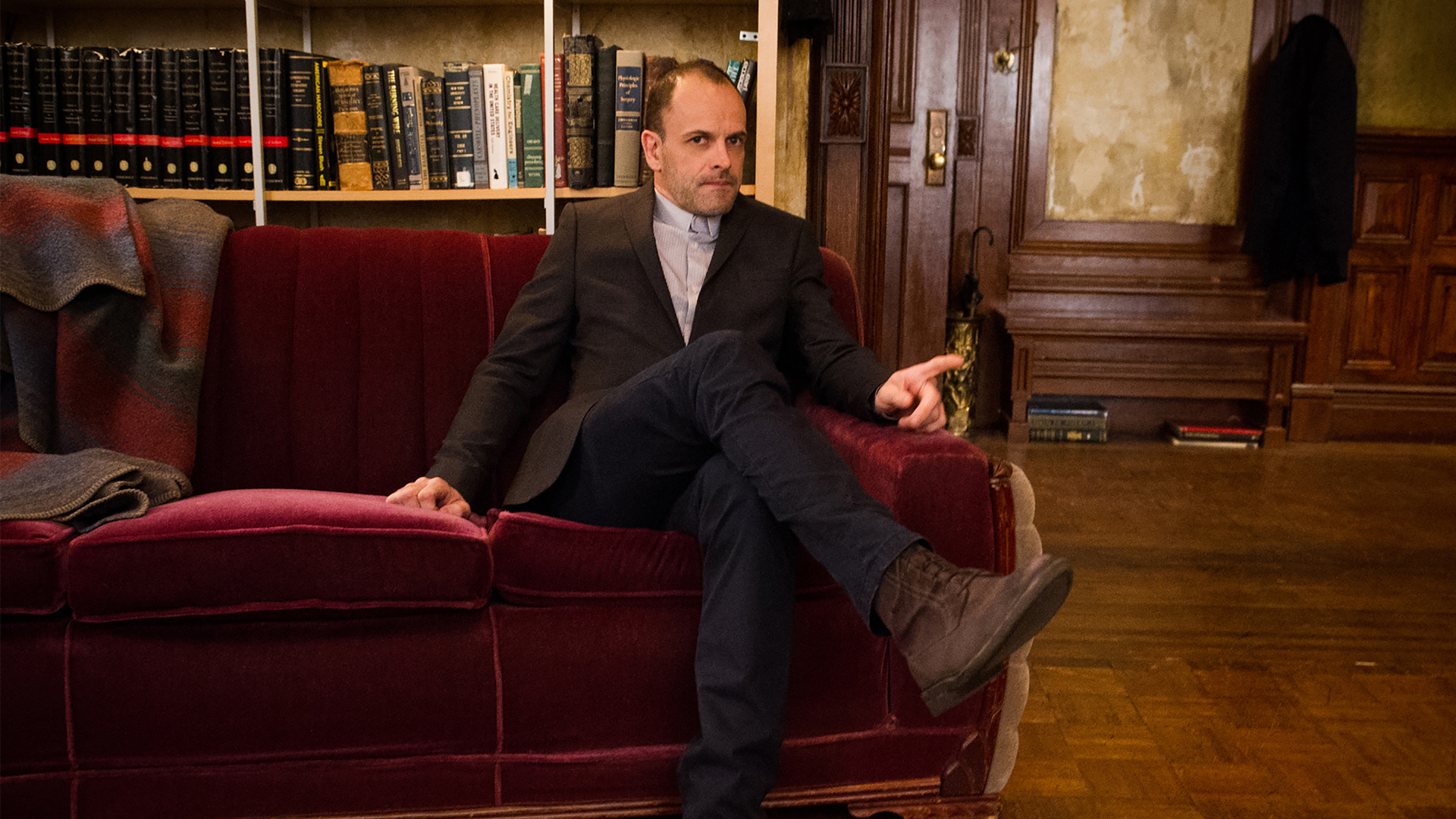 Watch Elementary: Elementary - Fly into a Rage, Make a Bad Landing ...