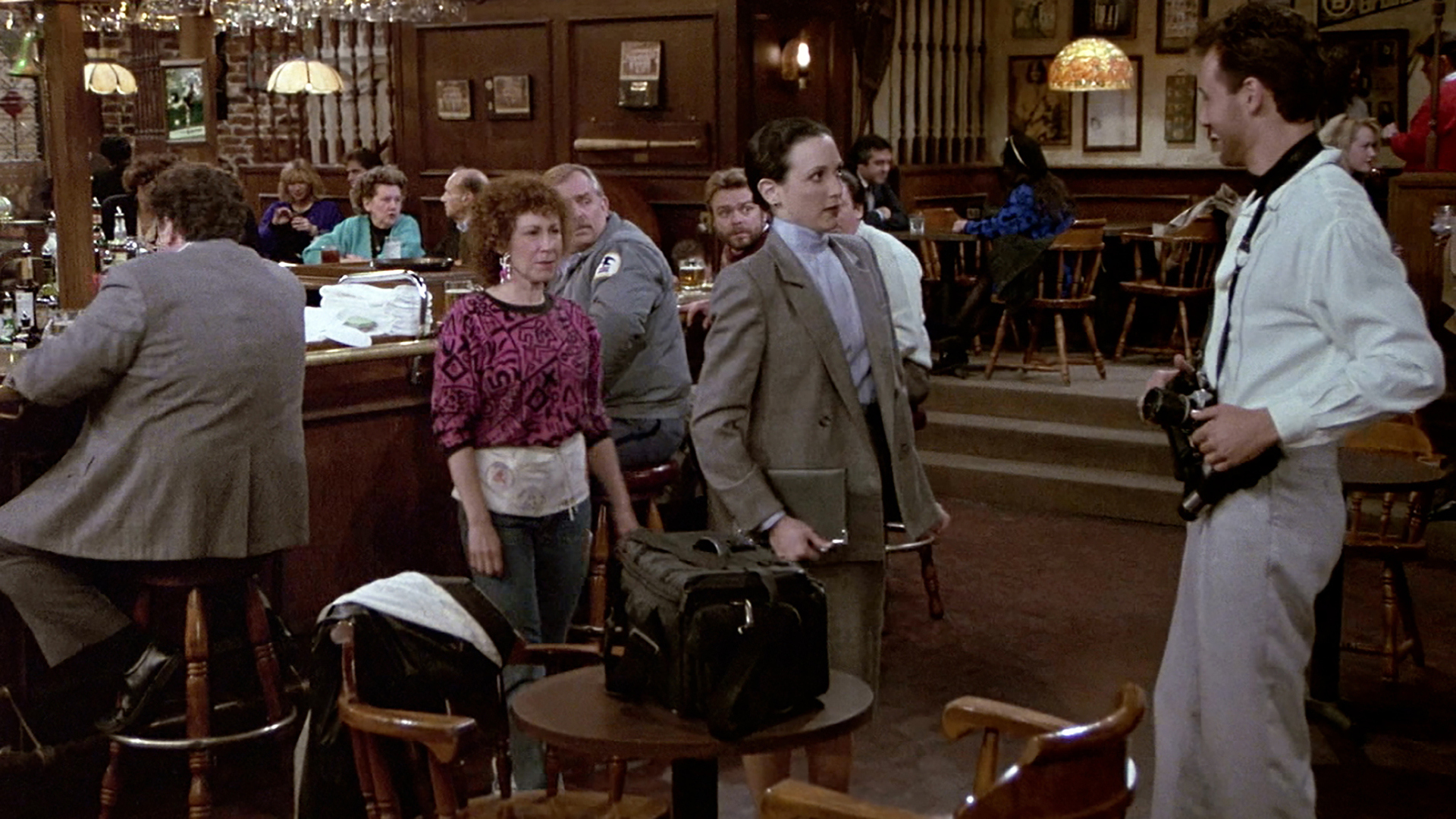 Watch Cheers: Cheers - It's A Wonderful Wife - Full Show on Paramount+ ...